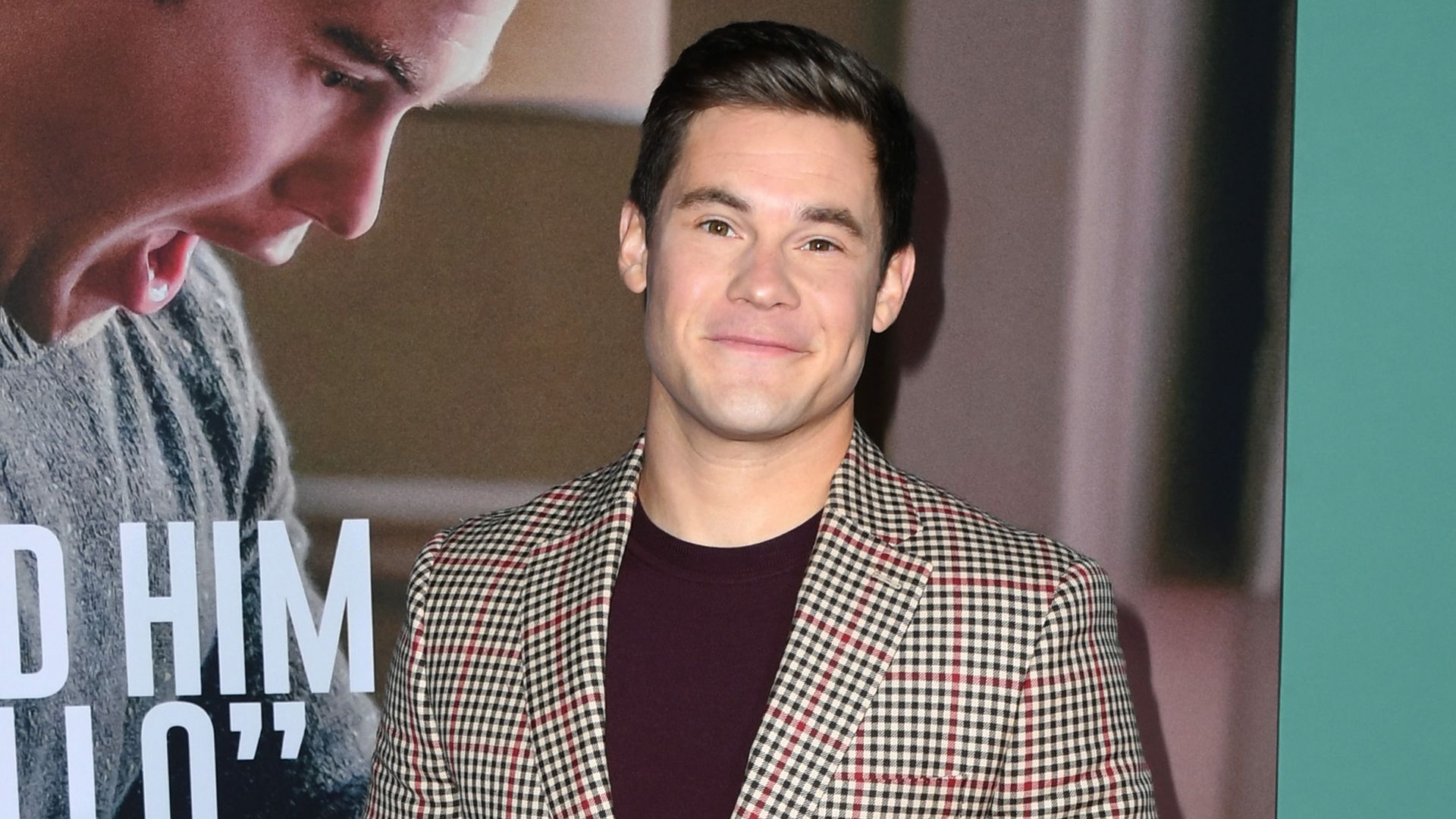"Ein neues Abenteuer": Adam DeVine schwärmt vom Vatersein