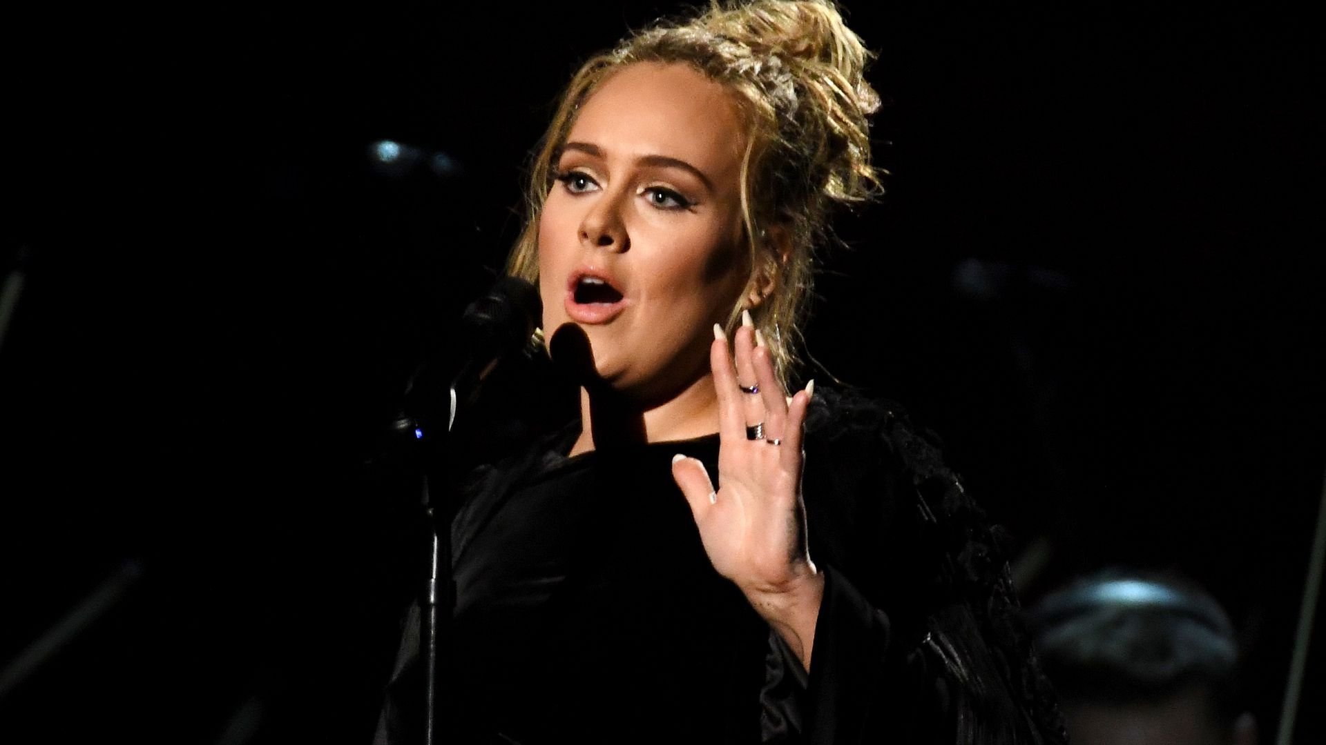 Adele bricht im Interview in Tränen aus!