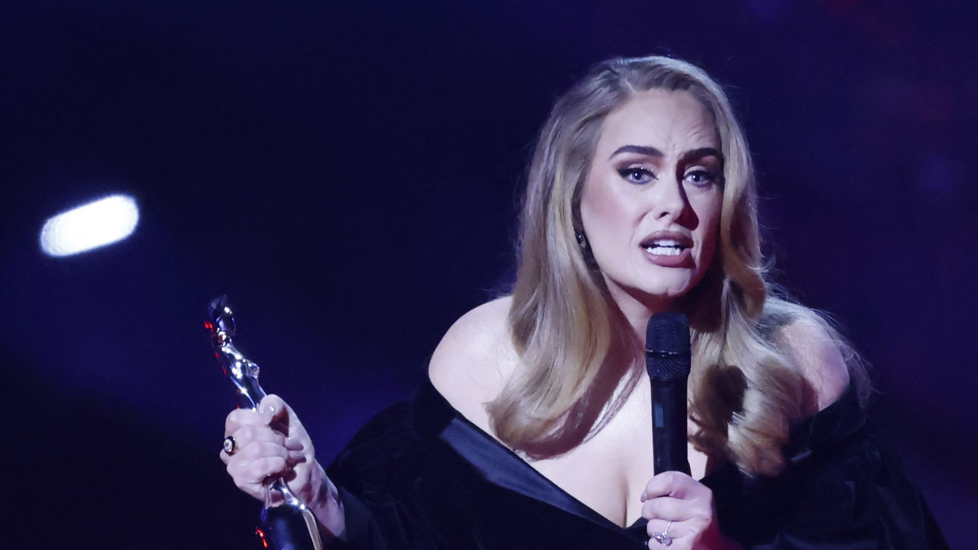 "Hört auf": Adele schreit Security bei München-Konzert an