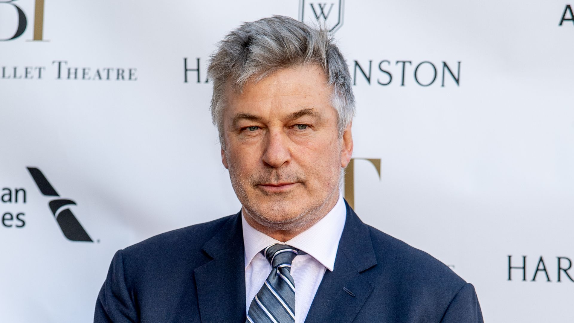 Alec Baldwin wurde das erste Mal nach Anklage gesichtet