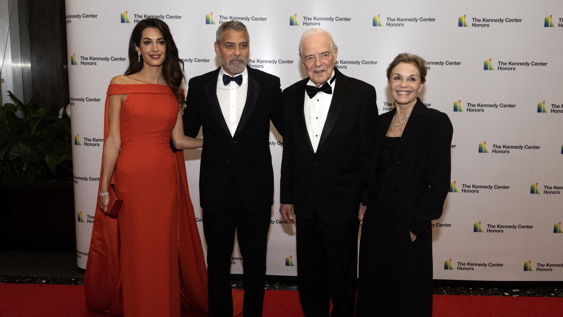 Süß! George Clooney mit seinen Eltern auf dem Red Carpet