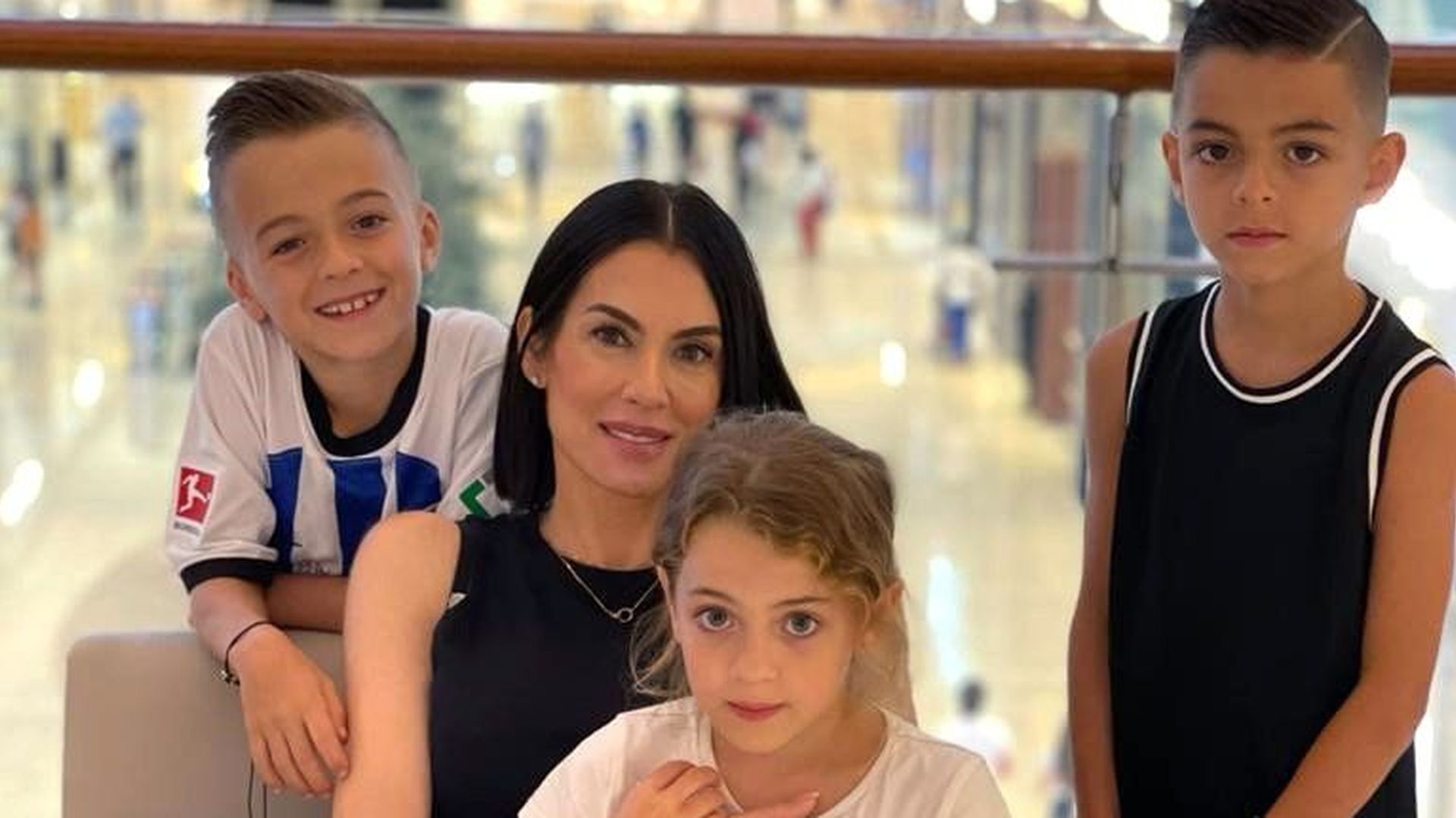 Anna-Maria Ferchichi happy: Kids kümmern sich um Drillinge