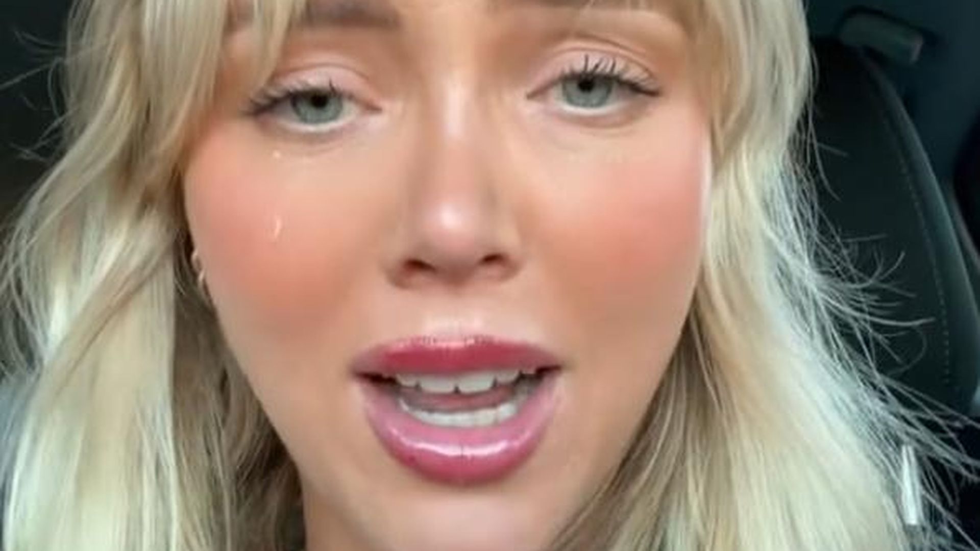 Erotikstar Annie Knight entkommt Machetenangriff in den USA