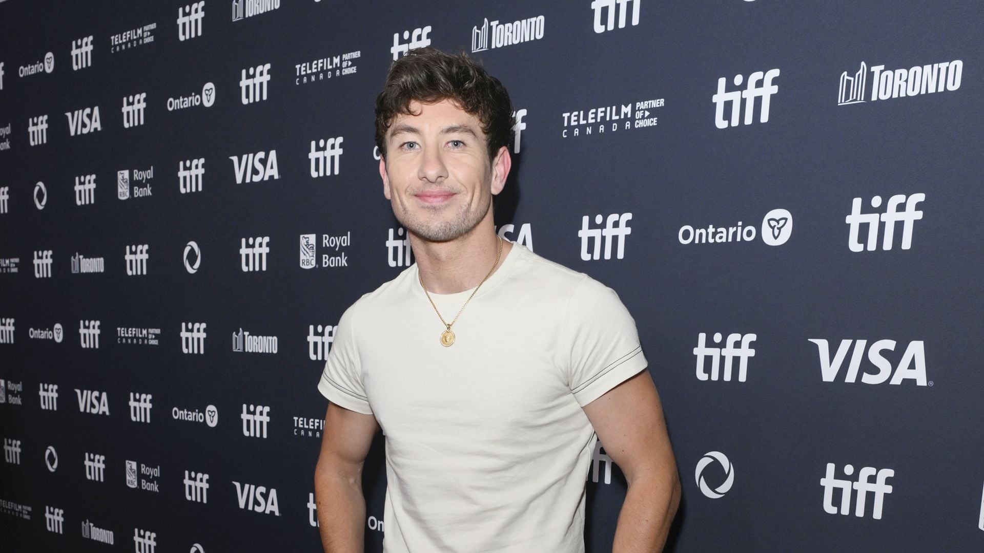 Barry Keoghan knutscht mit Sabrina-Carpenter-Doppelgängerin