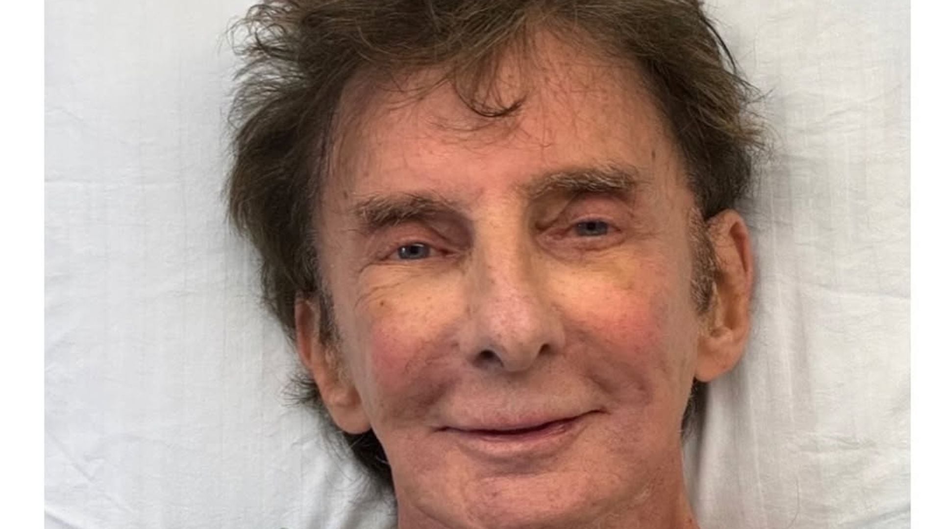 Nach Krebs-Operation: Barry Manilow bangt um seine Stimme