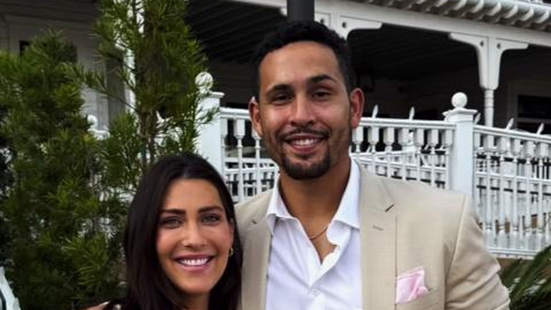 Ex US-Bachelorette Becca Kufrin feiert ersten Hochzeitstag