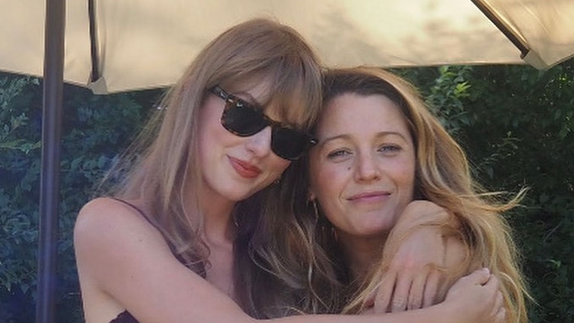 Verrät Taylor Swift hier den Namen von Blake Livelys Baby?