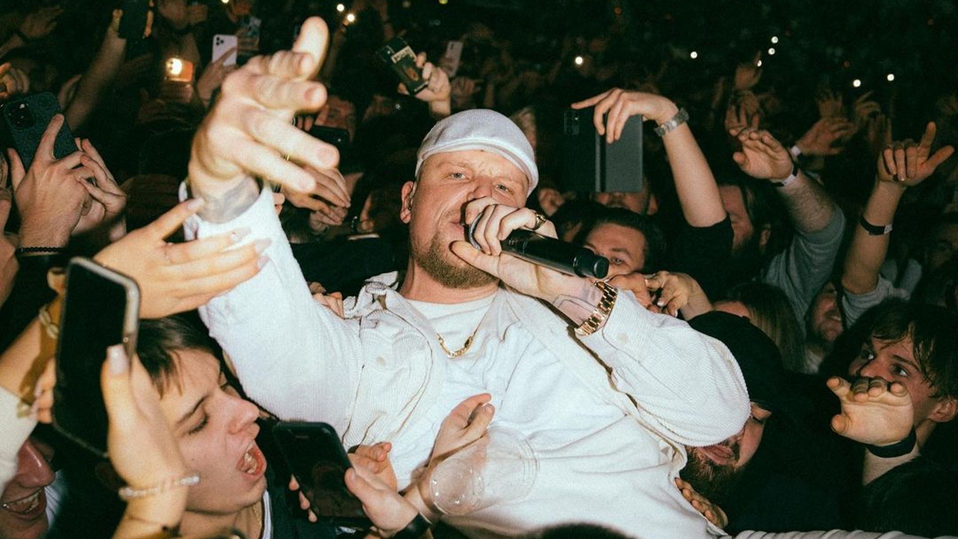 Bonez MC vereint Generationen von Rappern auf einem Track