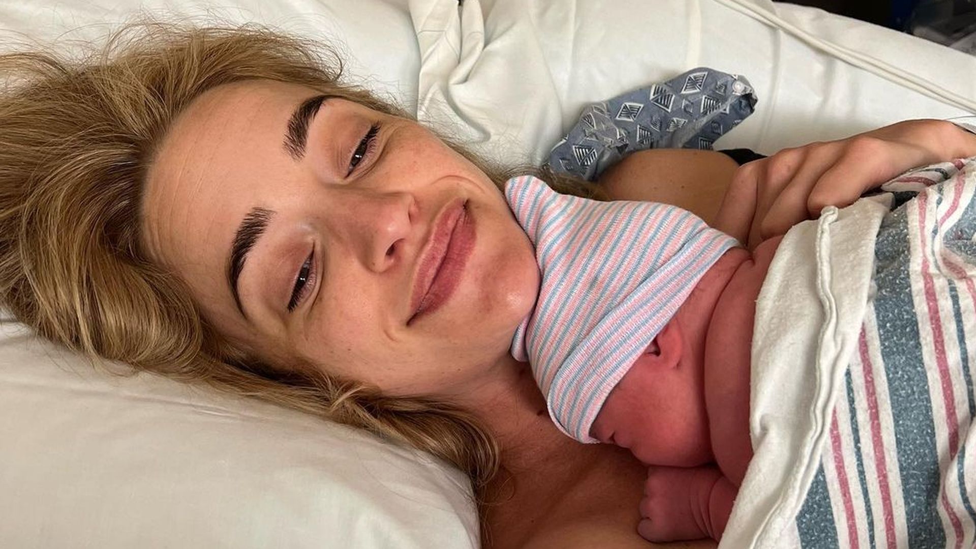 "Ginny & Georgia"-Star Brianne Howeys erstes Baby ist da!