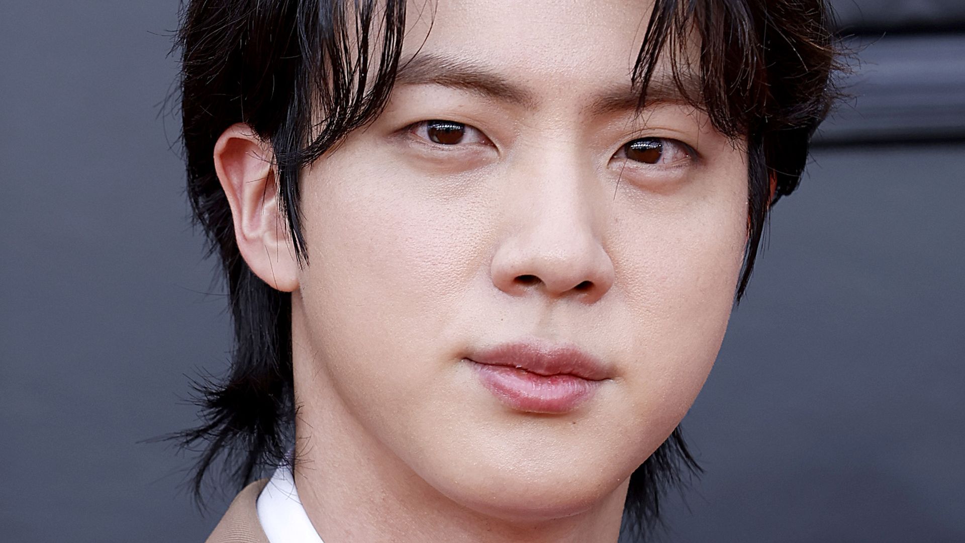 K-Pop-Fans besorgt: Der BTS-Star Jin muss an die Front!