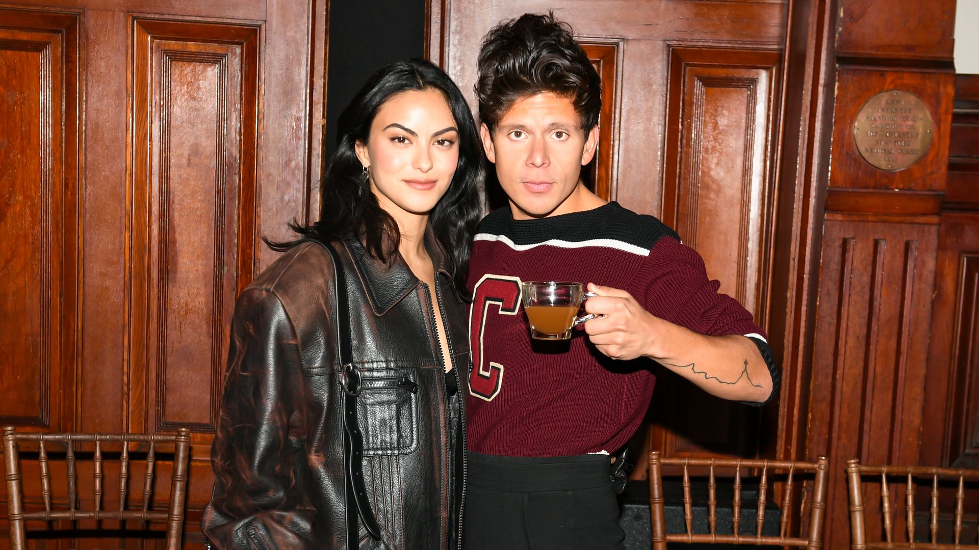 So stylish war Camila Mendes mit Rudy Mancuso auf der NYFW