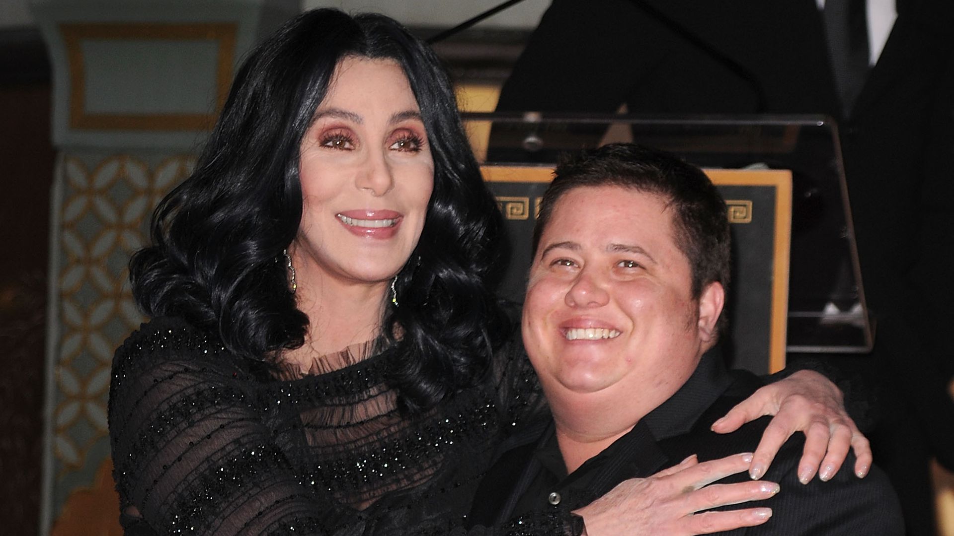 "Mamma Mia"-Dominic Cooper: Fieser Diss von Cher am Filmset!