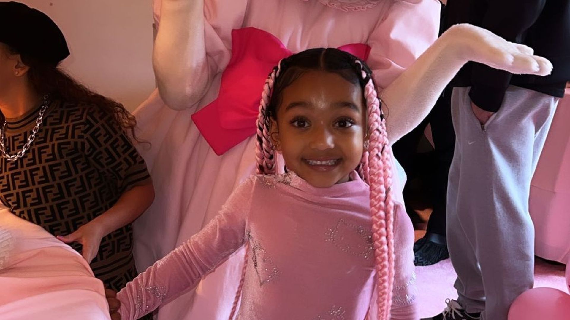 Hello Kitty: So cool feierte Chicago West ihren Geburtstag