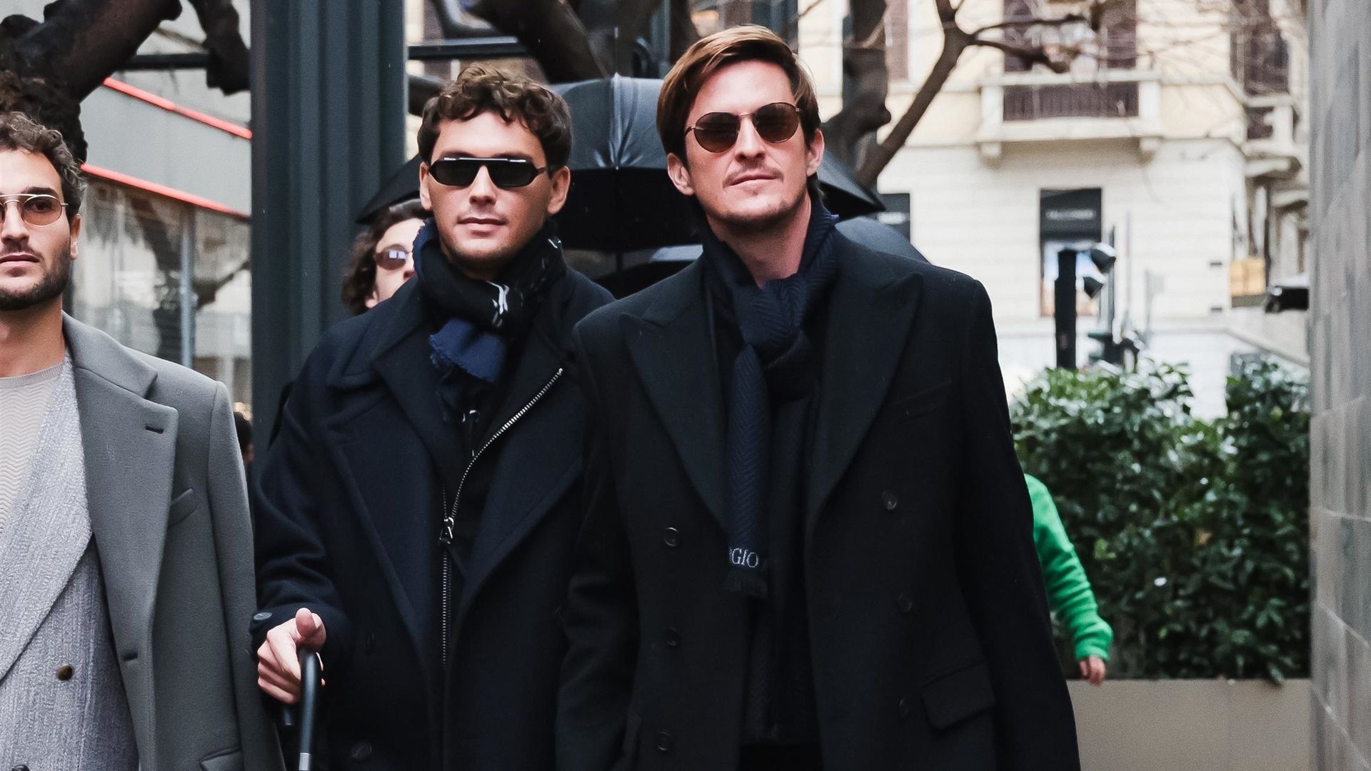 Cooper Koch und Freund Stuart McClave glänzen in Mailand