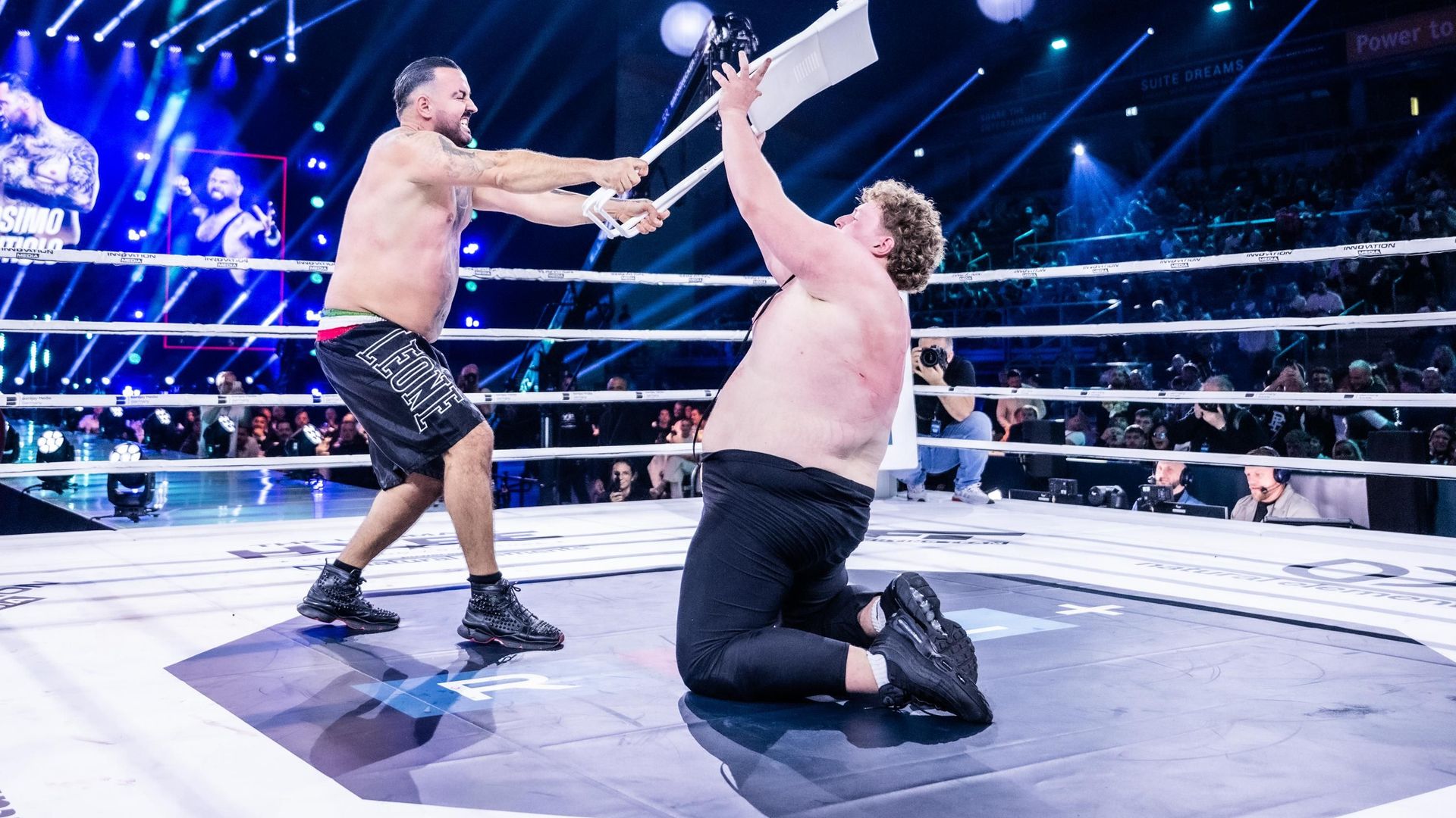 Cosimo Citiolo vs. Ehrenmannrius: Er gewinnt im Wrestling