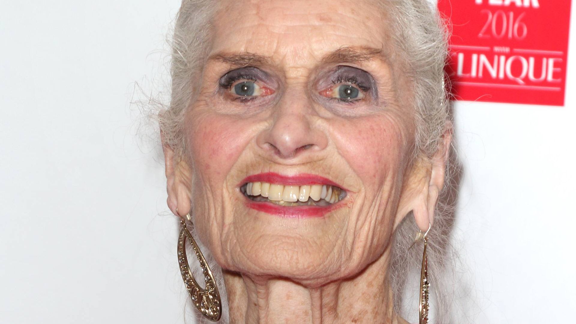 "Ältestes Model der Welt" Daphne Selfe stirbt mit 97 Jahren