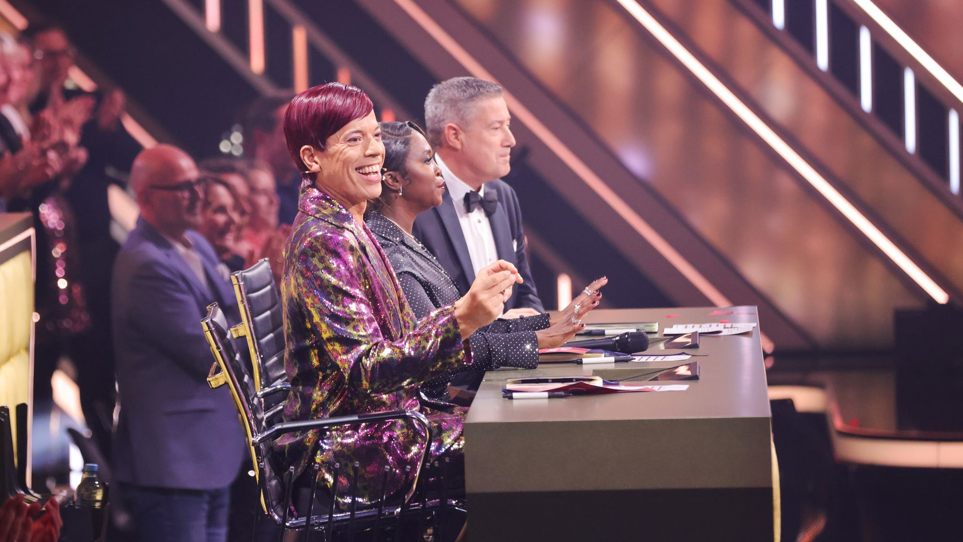 Keine crazy Frise: Fans von Jorge González' Look enttäuscht