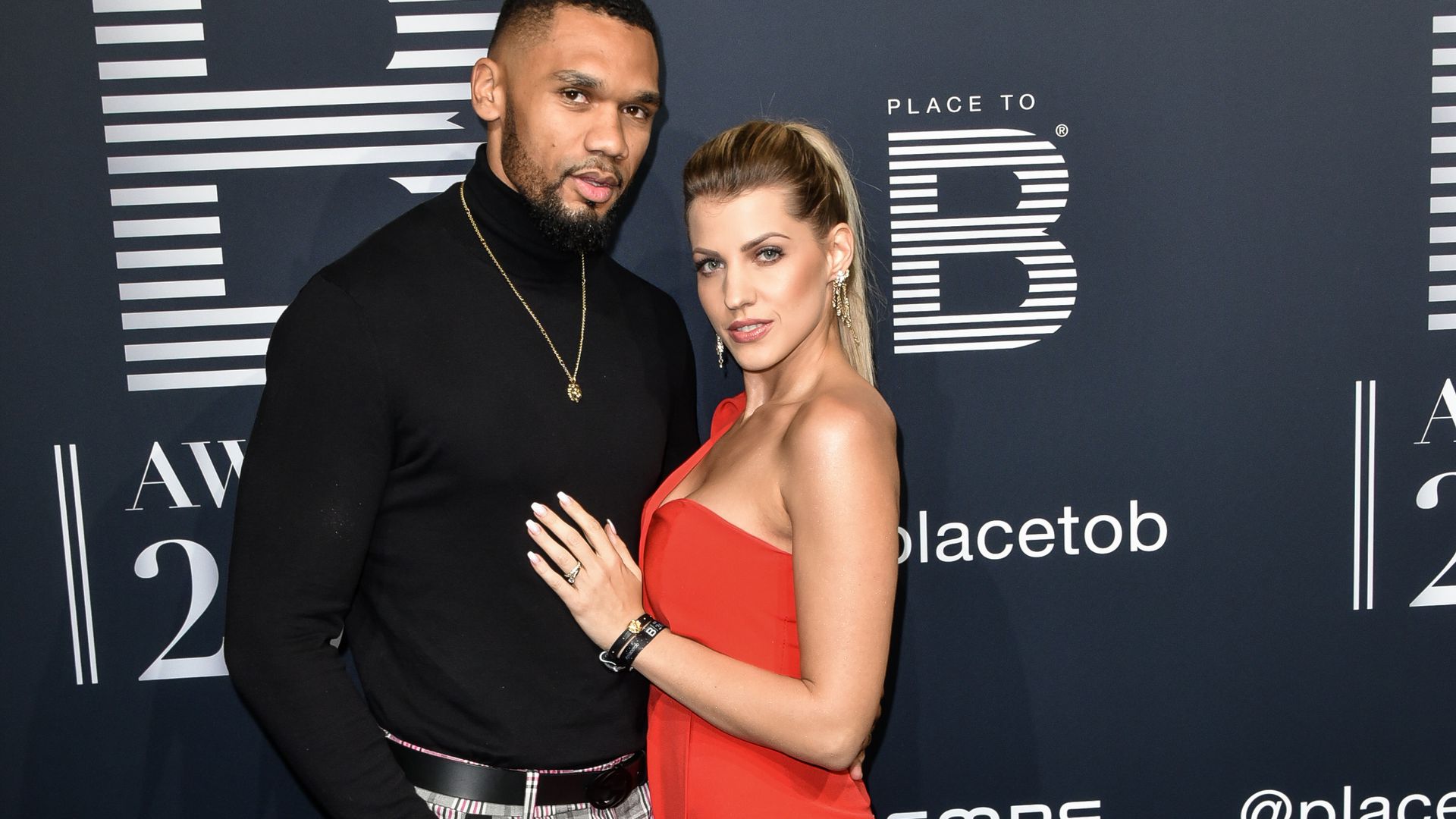 Dominic Harrison findet Schwangerschaftsgerüchte unhöflich