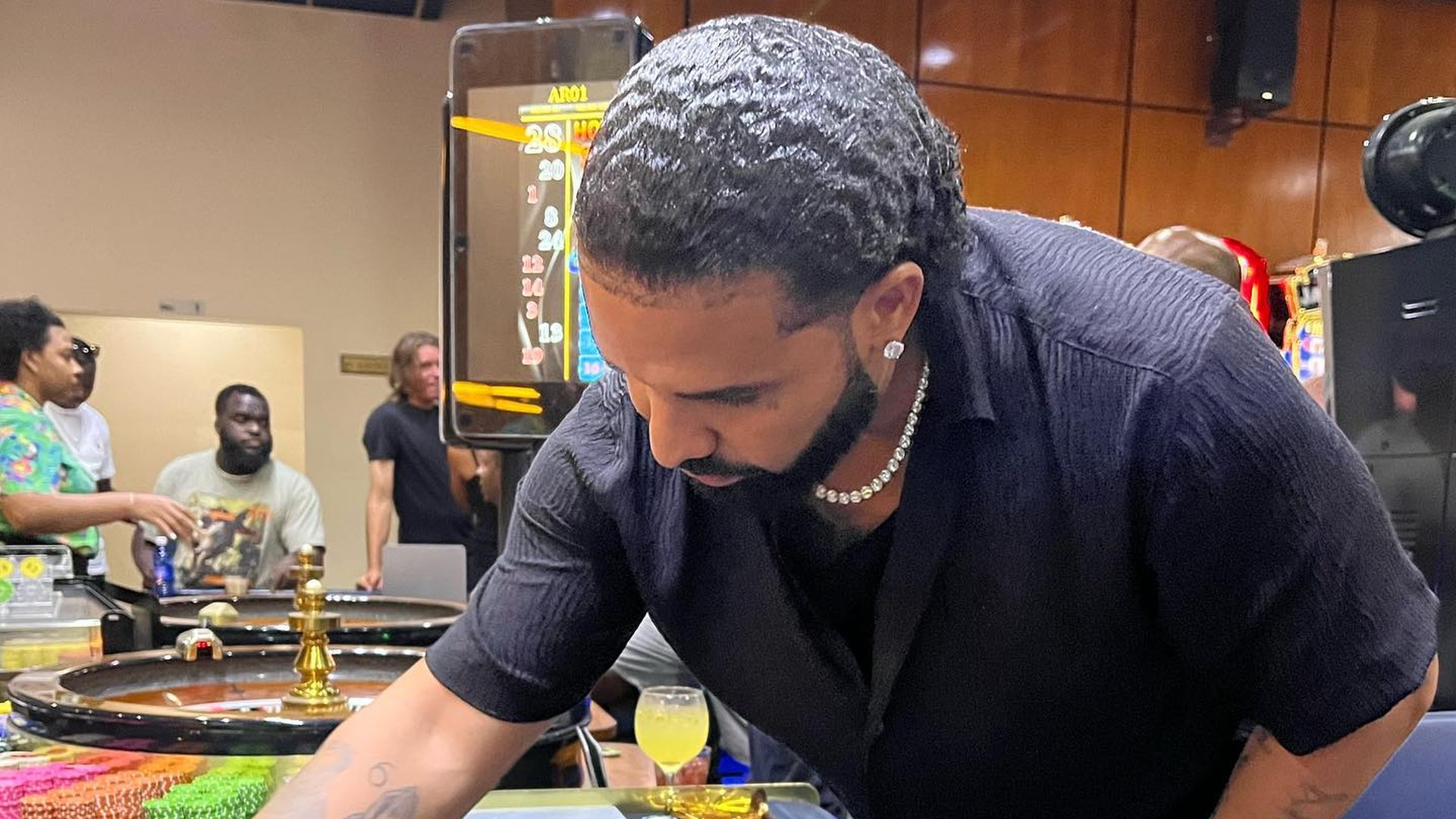 Ab jetzt mit Locken unterwegs: Drake hat eine neue Frisur!