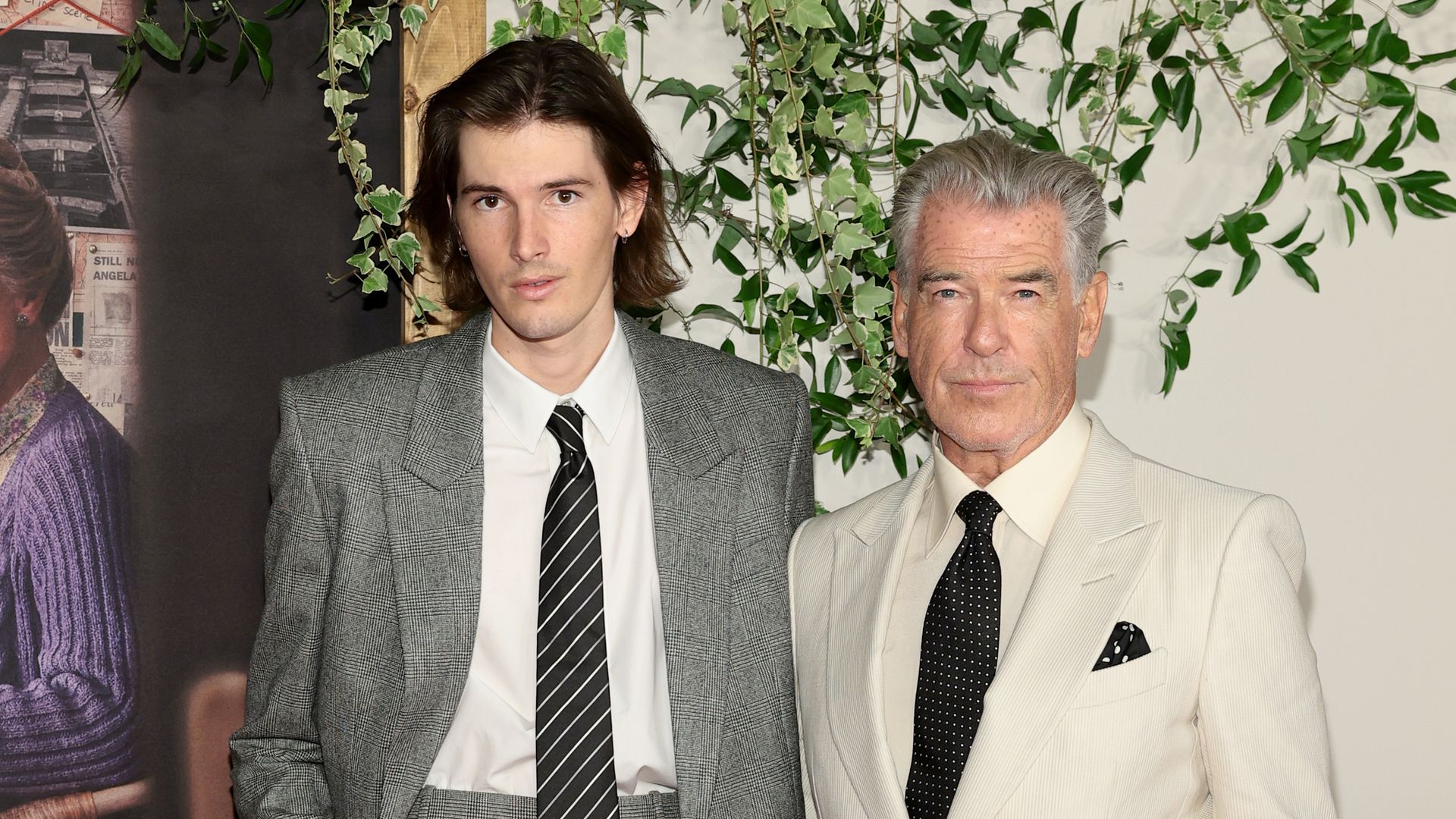 Dylan Brosnan überragt Papa Pierce um sieben Zentimeter