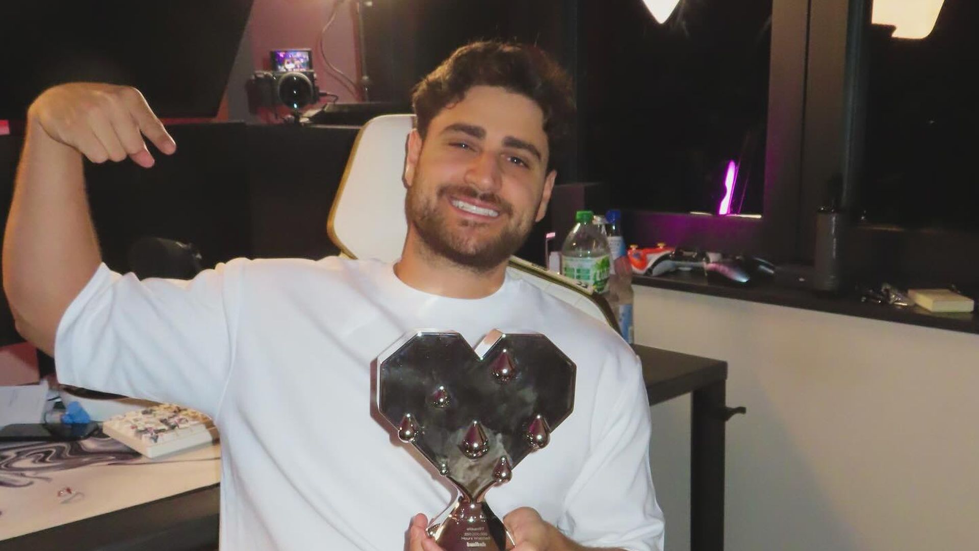 EliasN97 verzockte sich mit Uhren um Hunderttausende Euro