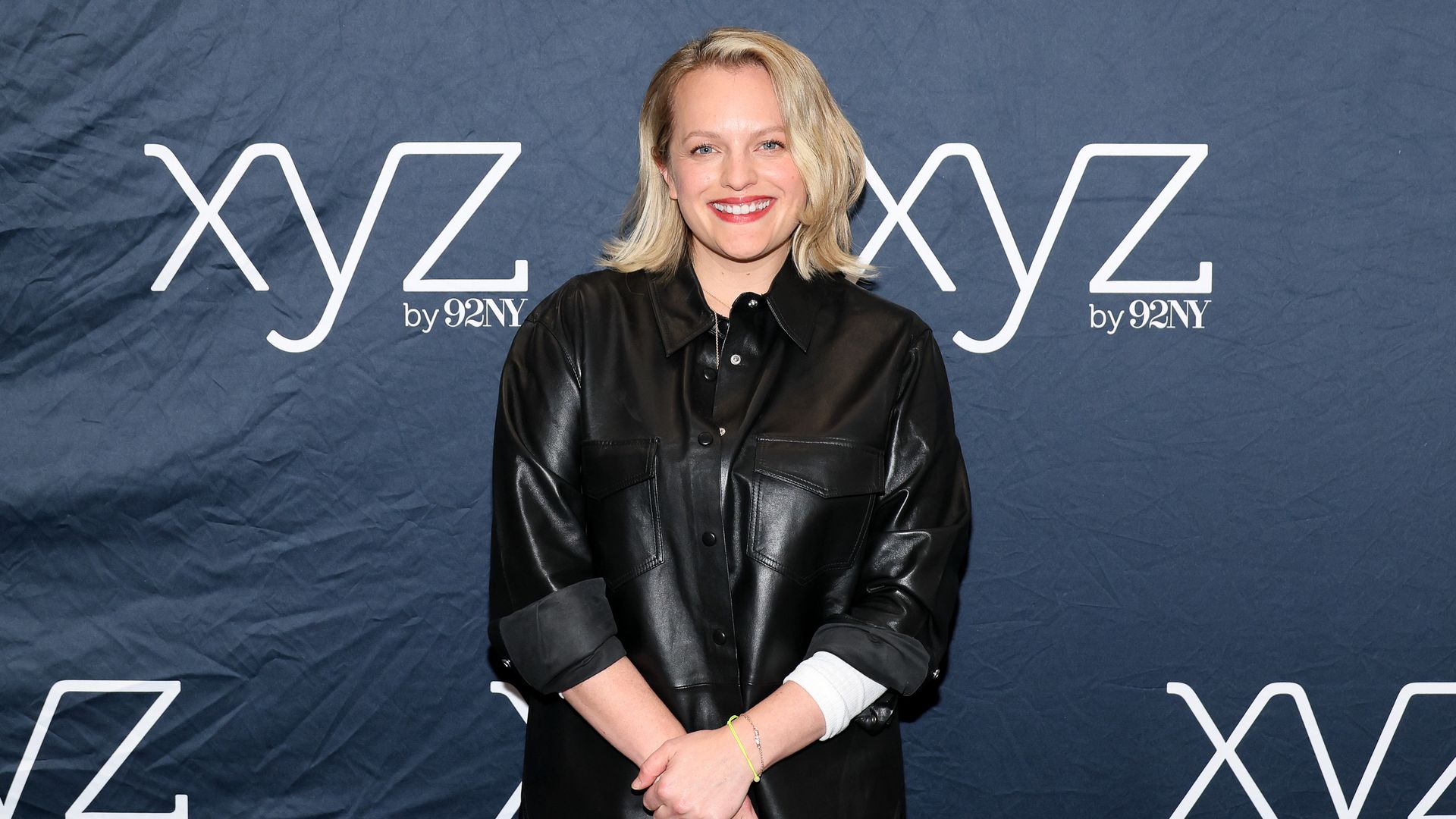 Elisabeth Moss bringt Baby mit zum "The Handmaid's Tale"-Set