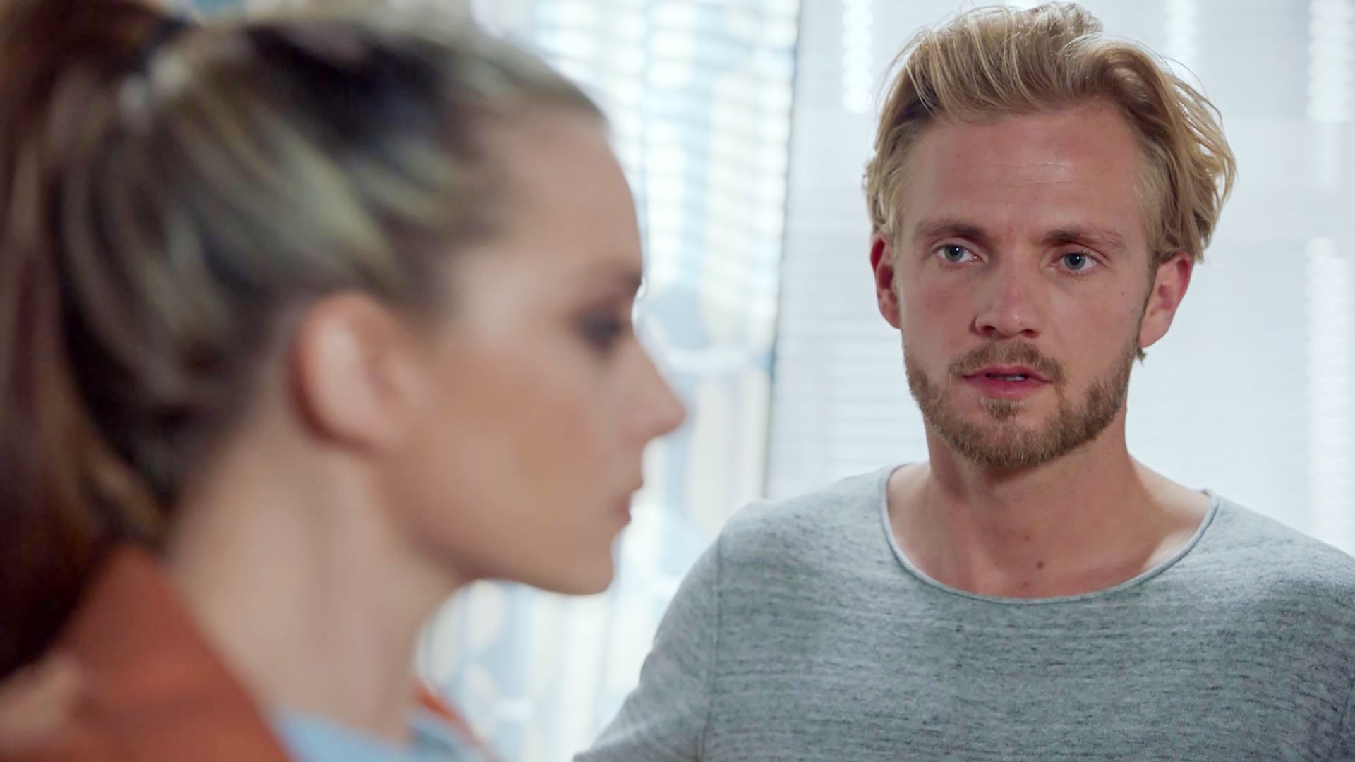 Schock bei GZSZ: Paul kehrt mit Geheimnis im Gepäck zurück!