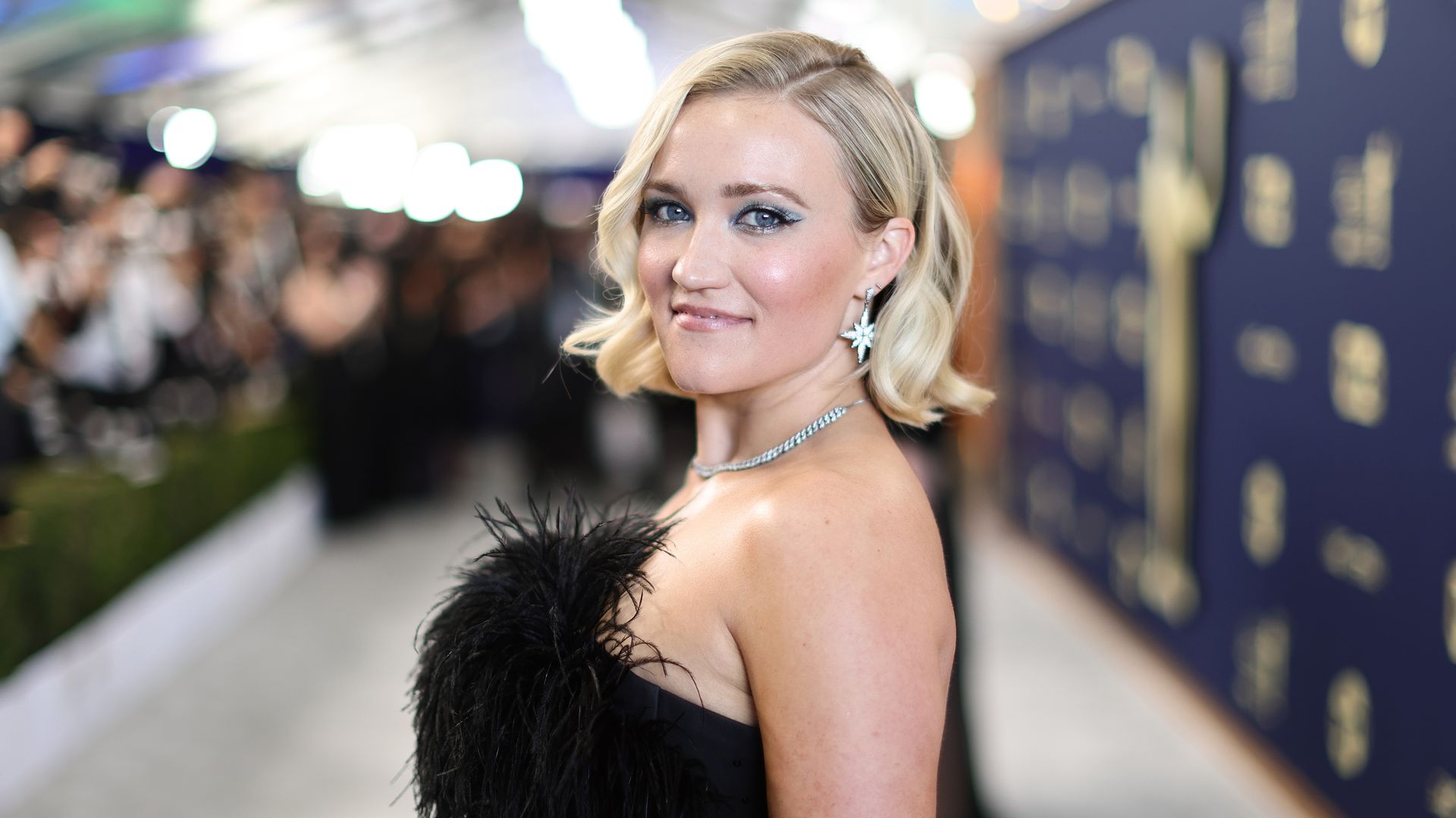 Manifestiert? Emily Osment ist stolz auf Mileys Grammy-Sieg!