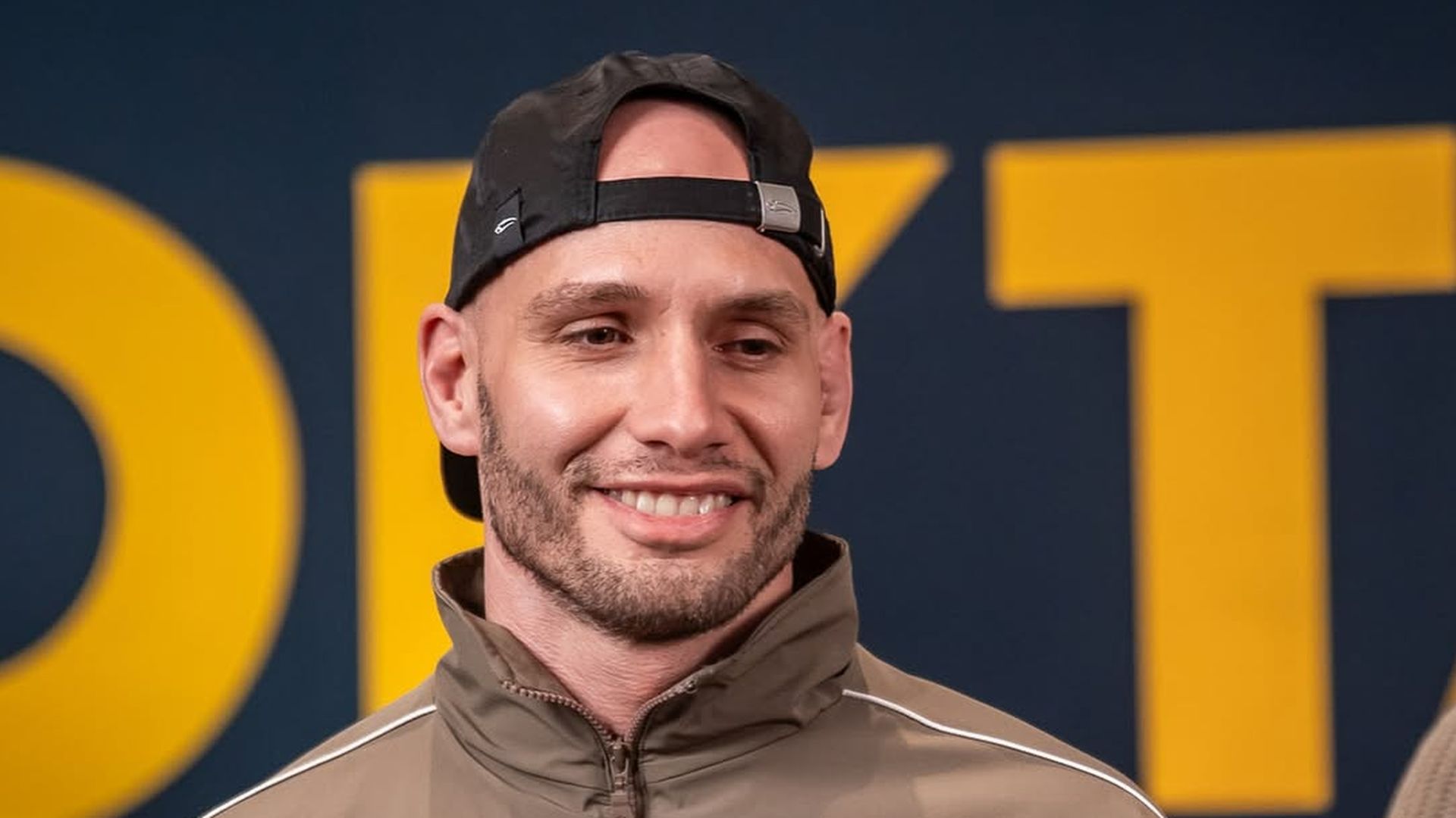 Flying Uwe schwebt für "Most Wanted" über den Wolken