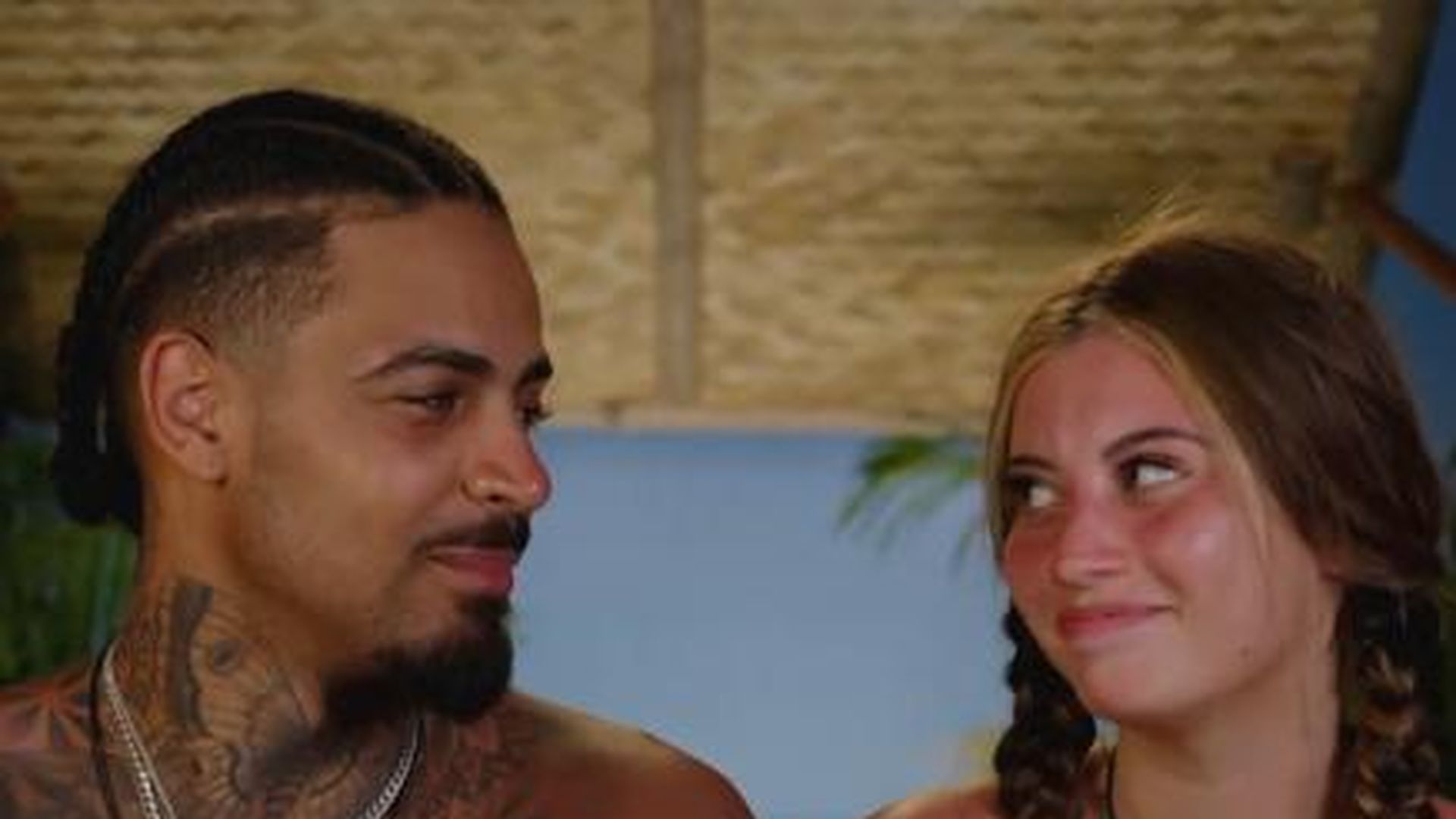 Wurden Germain und Gaby bei "Good Luck Guys" direkt intim?