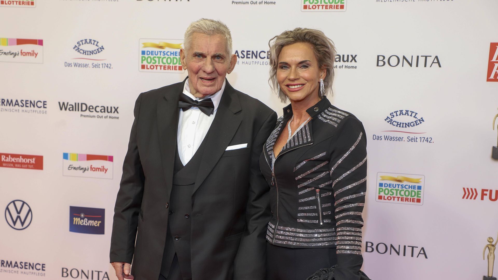 "Ein tolles Gefühl": Heinz Hoenig zeigt sich mit Ehefrau Annika auf ...