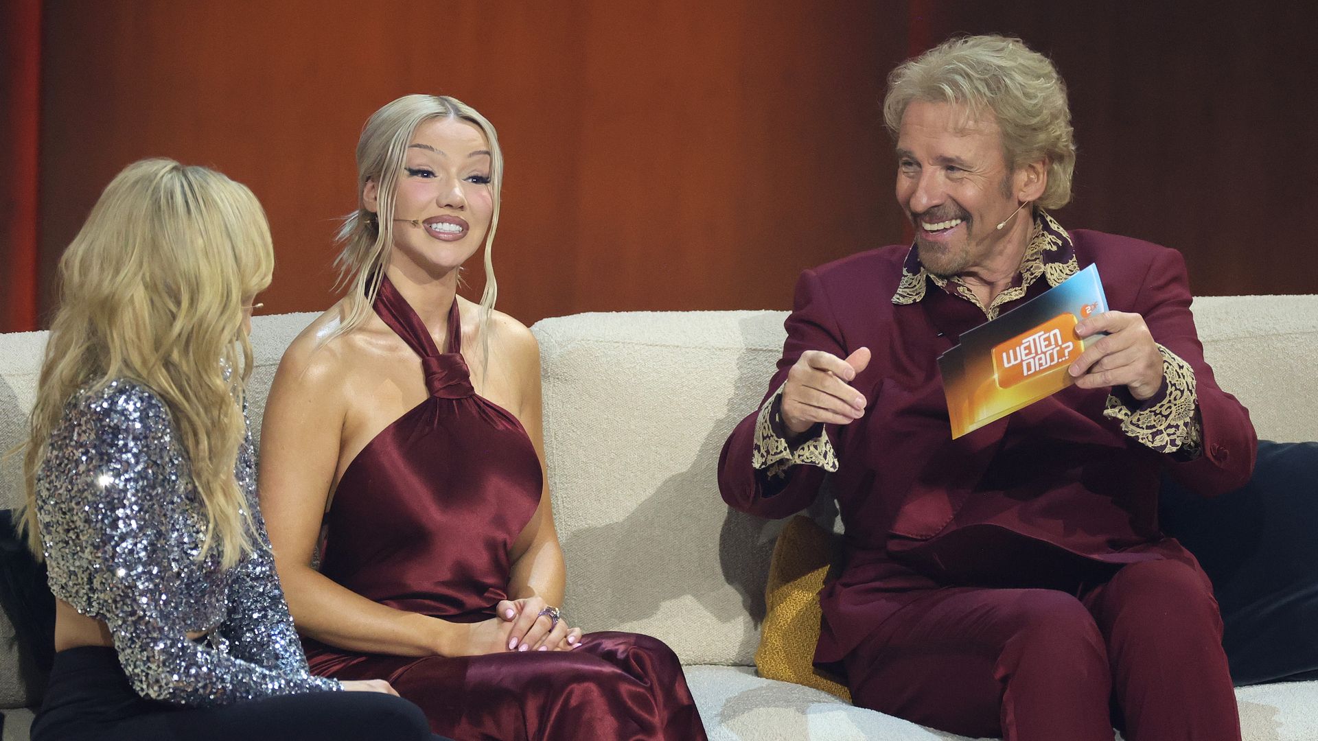 Shirin schießt bei "Wetten, dass..?" gegen Thomas Gottschalk