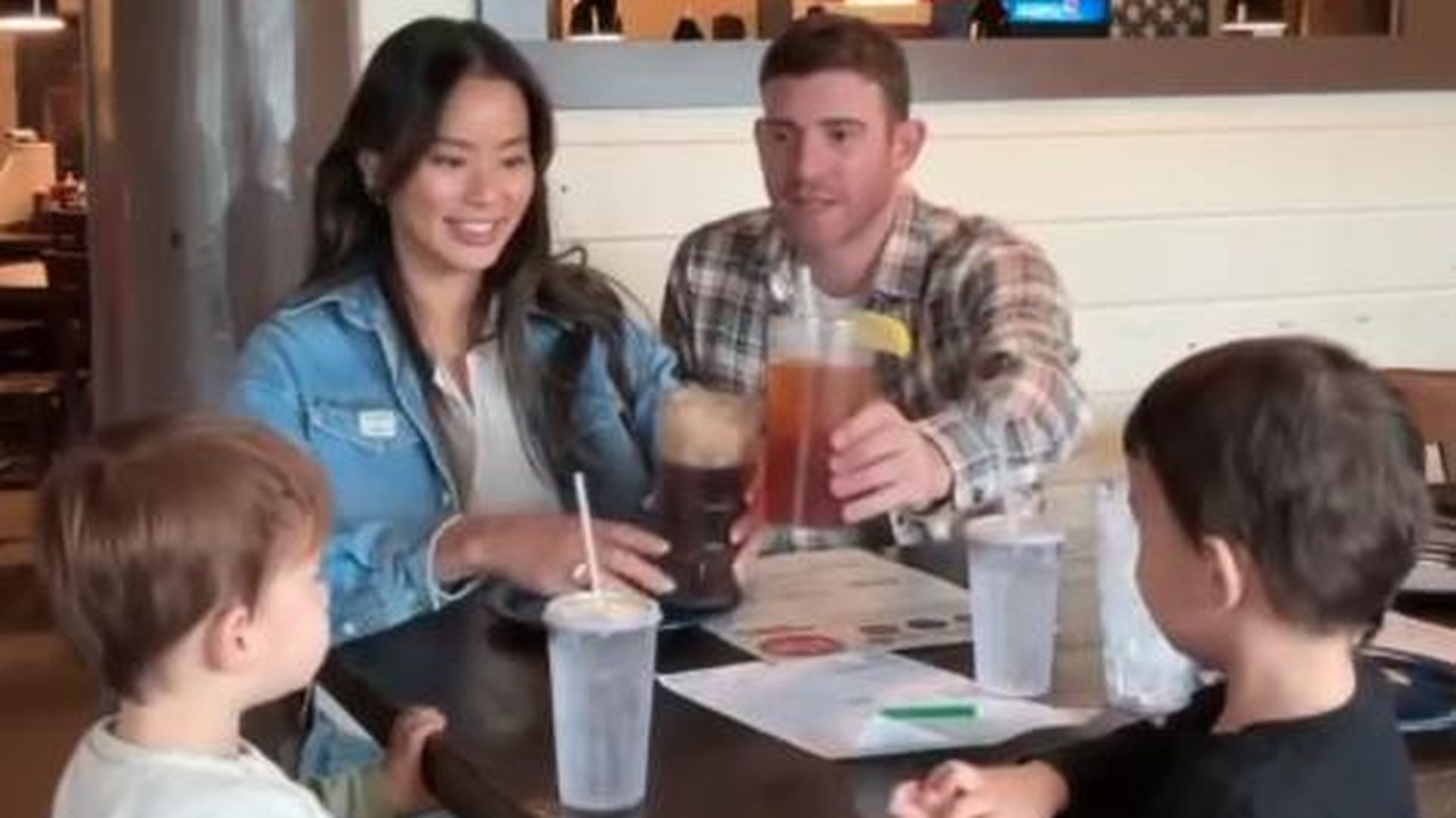 Nach schwierigem Start: Jamie Chung genießt Familienleben!