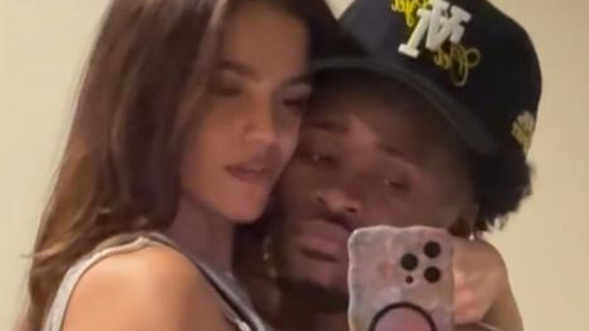Turtelvideo: Jeje Lopes und Teezy machen Beziehung offiziell