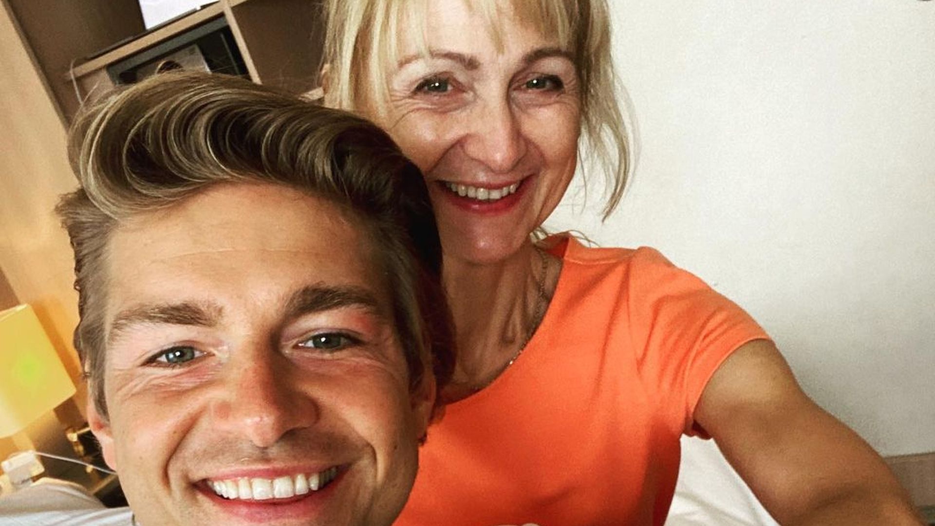 Jeremy Fragrance kümmert sich finanziell um seine Mutter