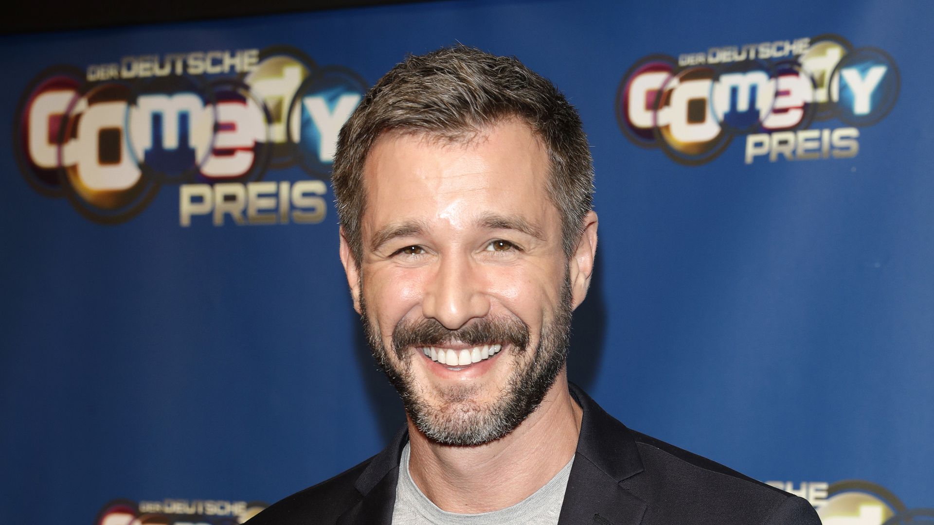 Jochen Schropp: So fliegt man bei "Masked Singer" nicht auf!