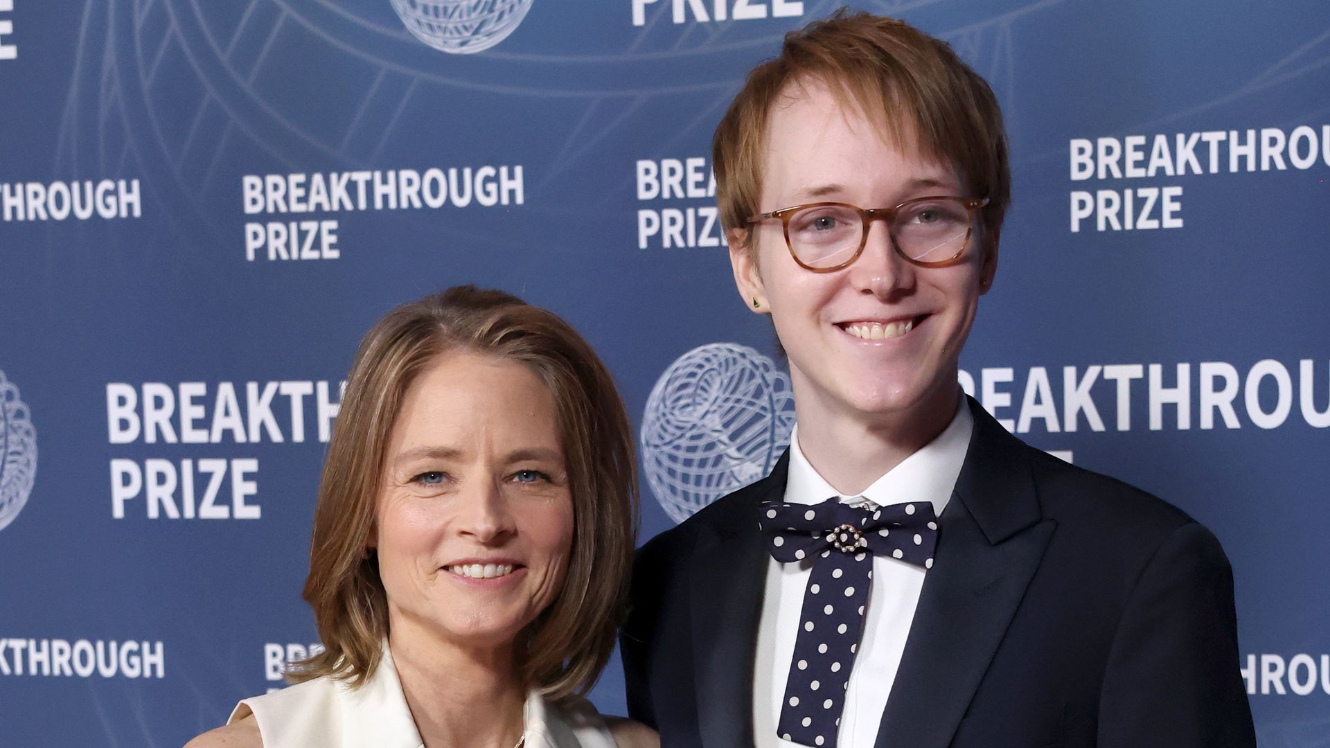 Selten: Jodie Foster erscheint mit Sohn Kit auf Red Carpet