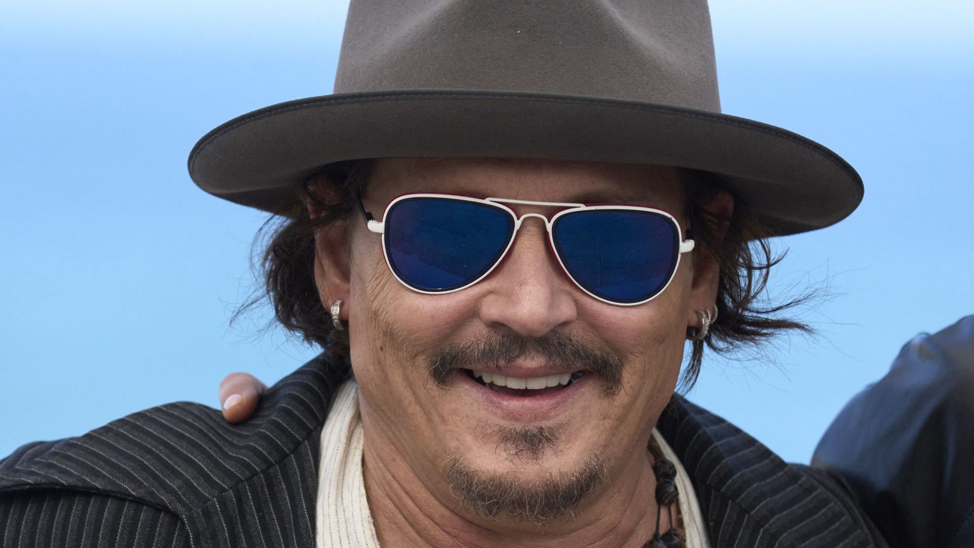 Spielt Johnny Depp hier auf seinen Prozess mit Amber an?