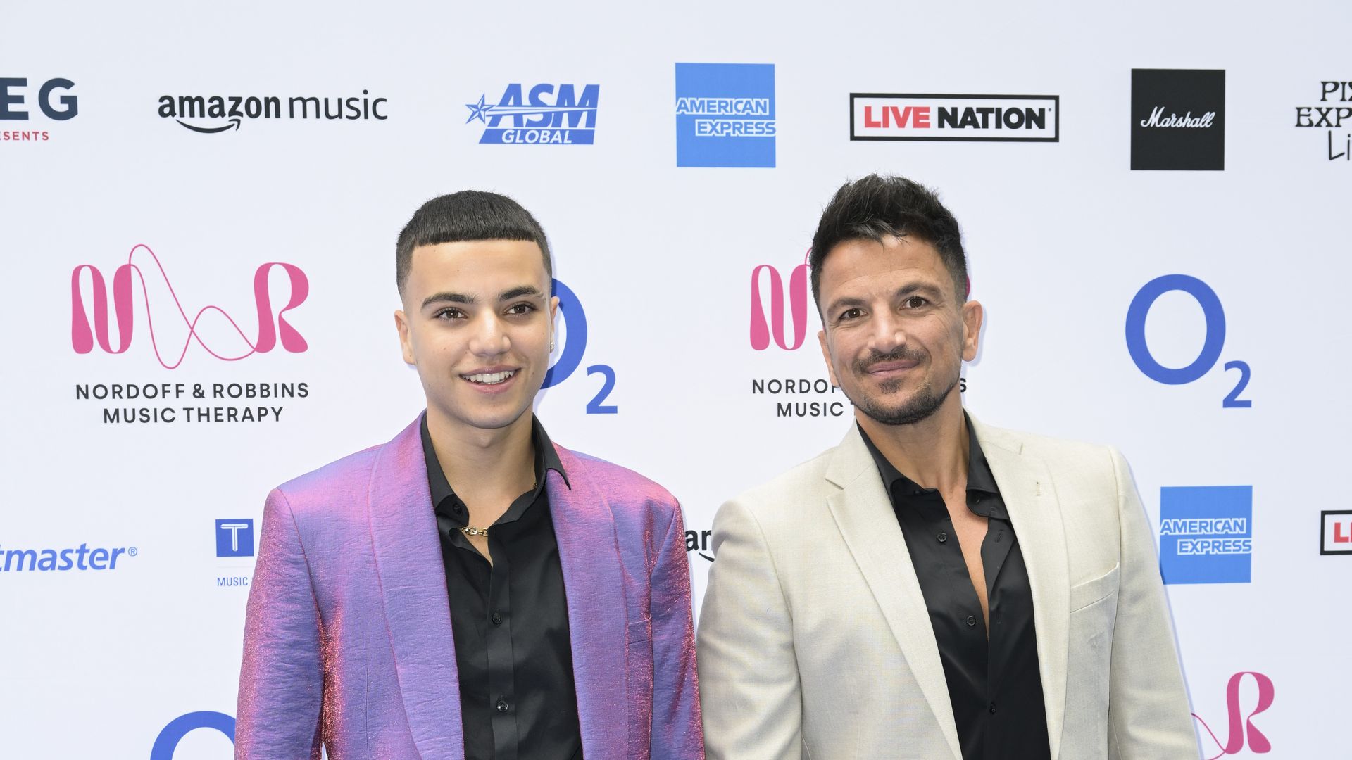 So süß schwärmt Peter Andre von seinem Sohn Junior Savva!