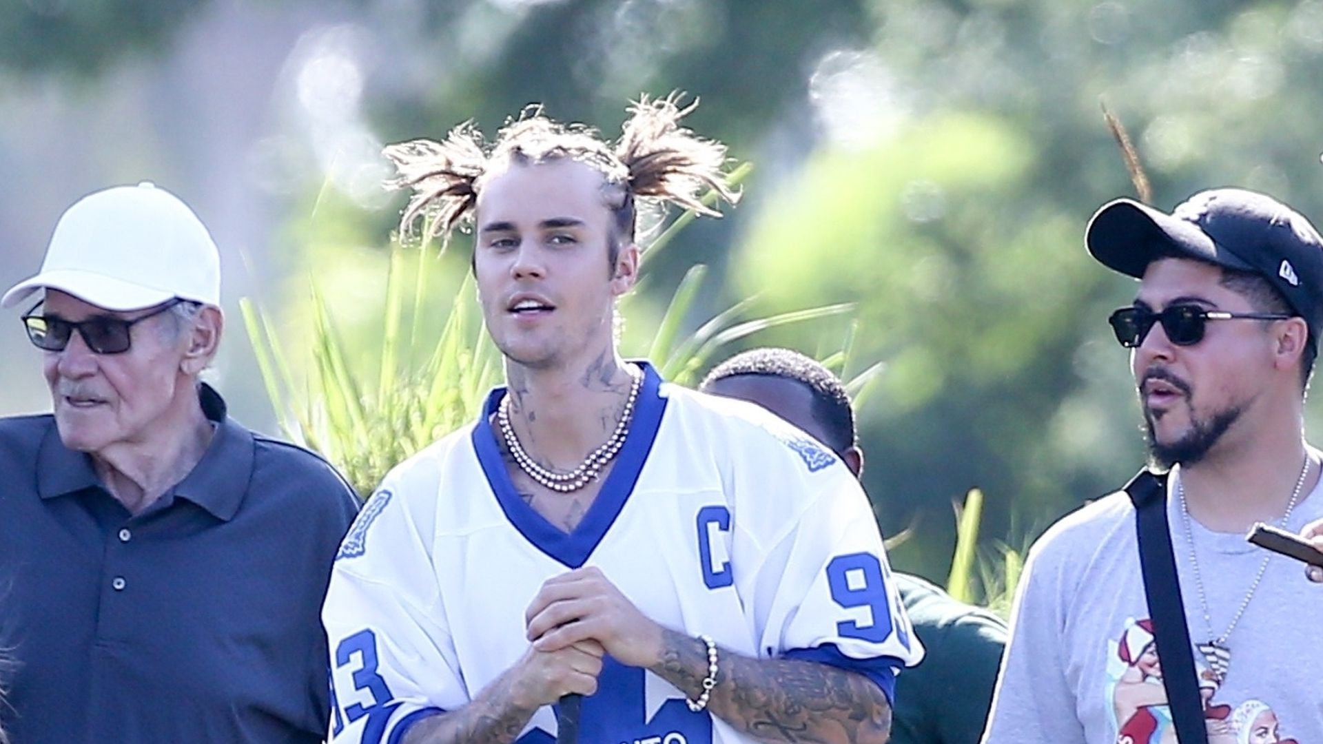 Hot oder Total-Flop? Justin Bieber trägt zwei Dread-Zöpfchen