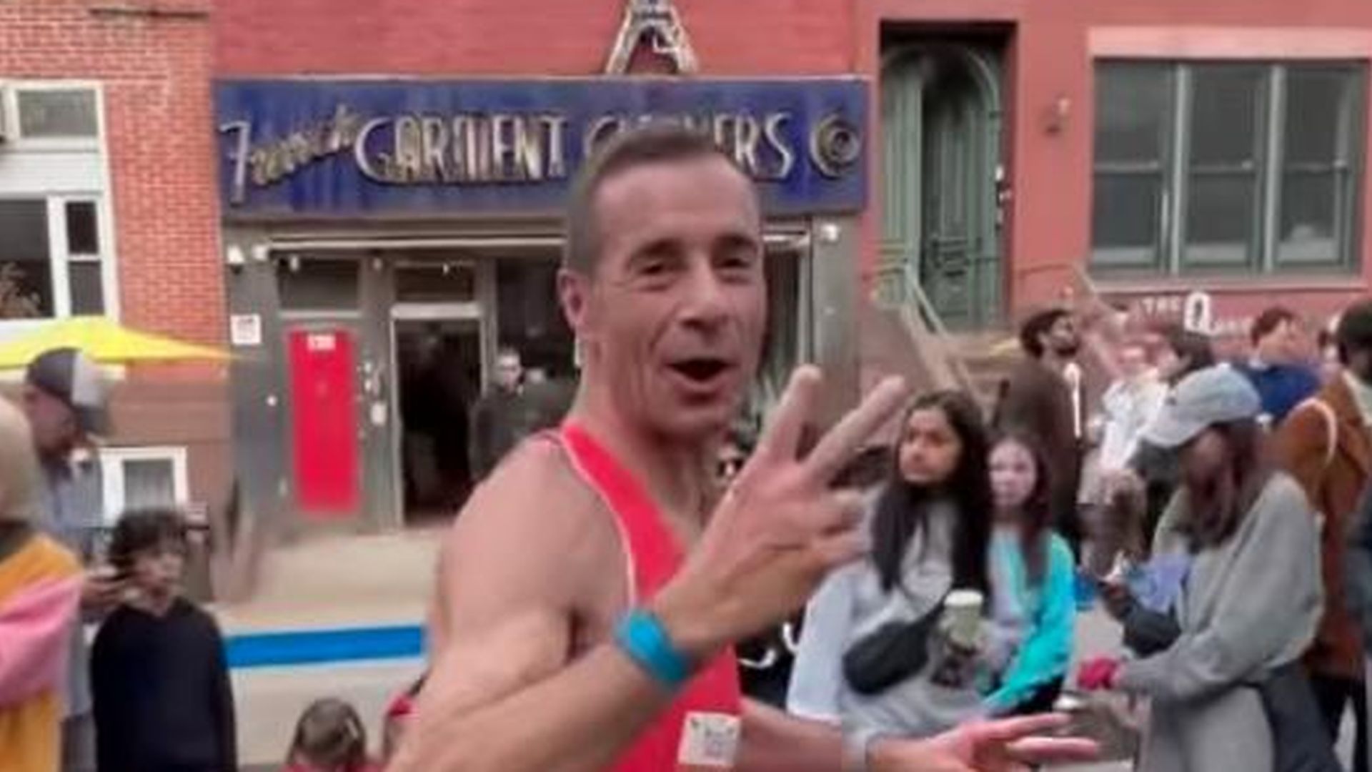 Kai Pflaume läuft seinen ersten Marathon in einer Top-Zeit!