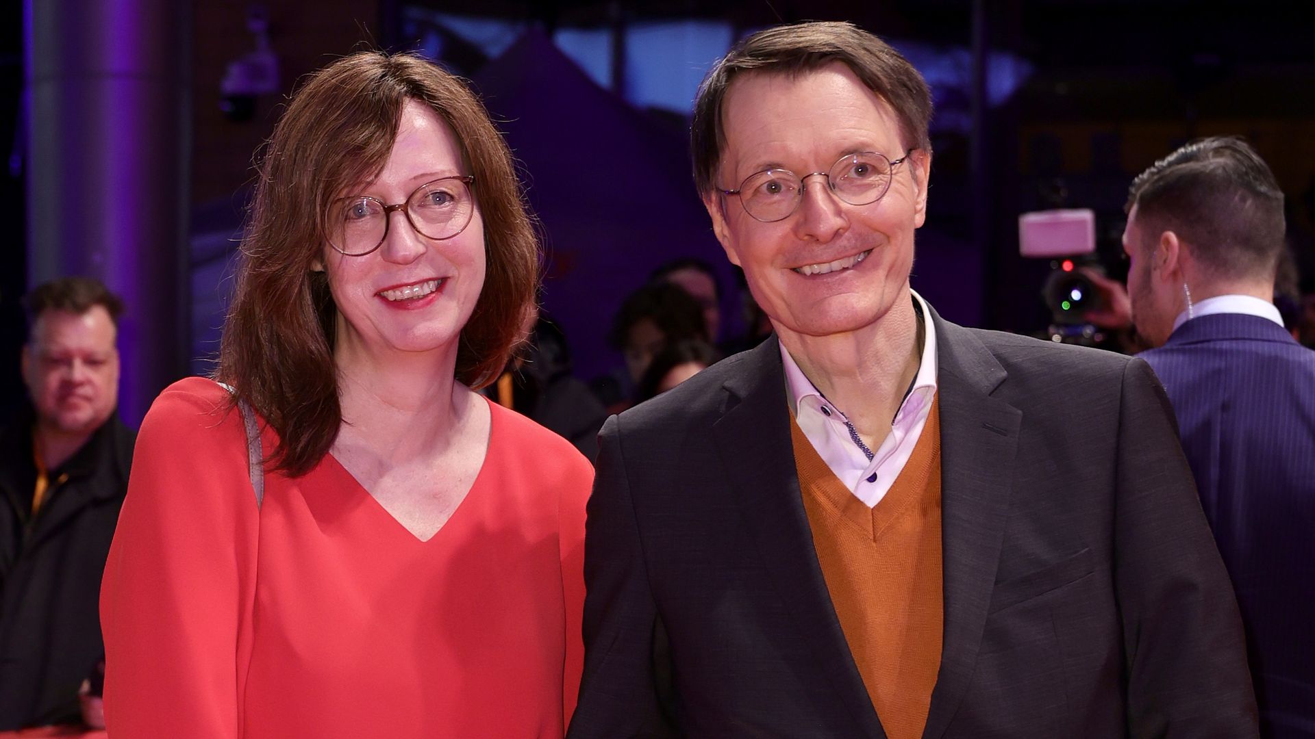 Karl Lauterbach posiert erstmals mit Freundin auf Red Carpet