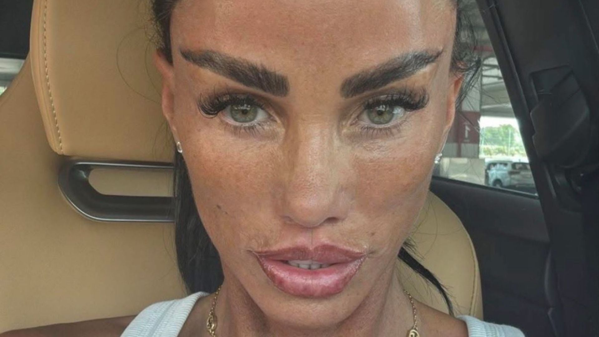 Neues Luxushaus in Dubai: Katie Price ignoriert Warnungen