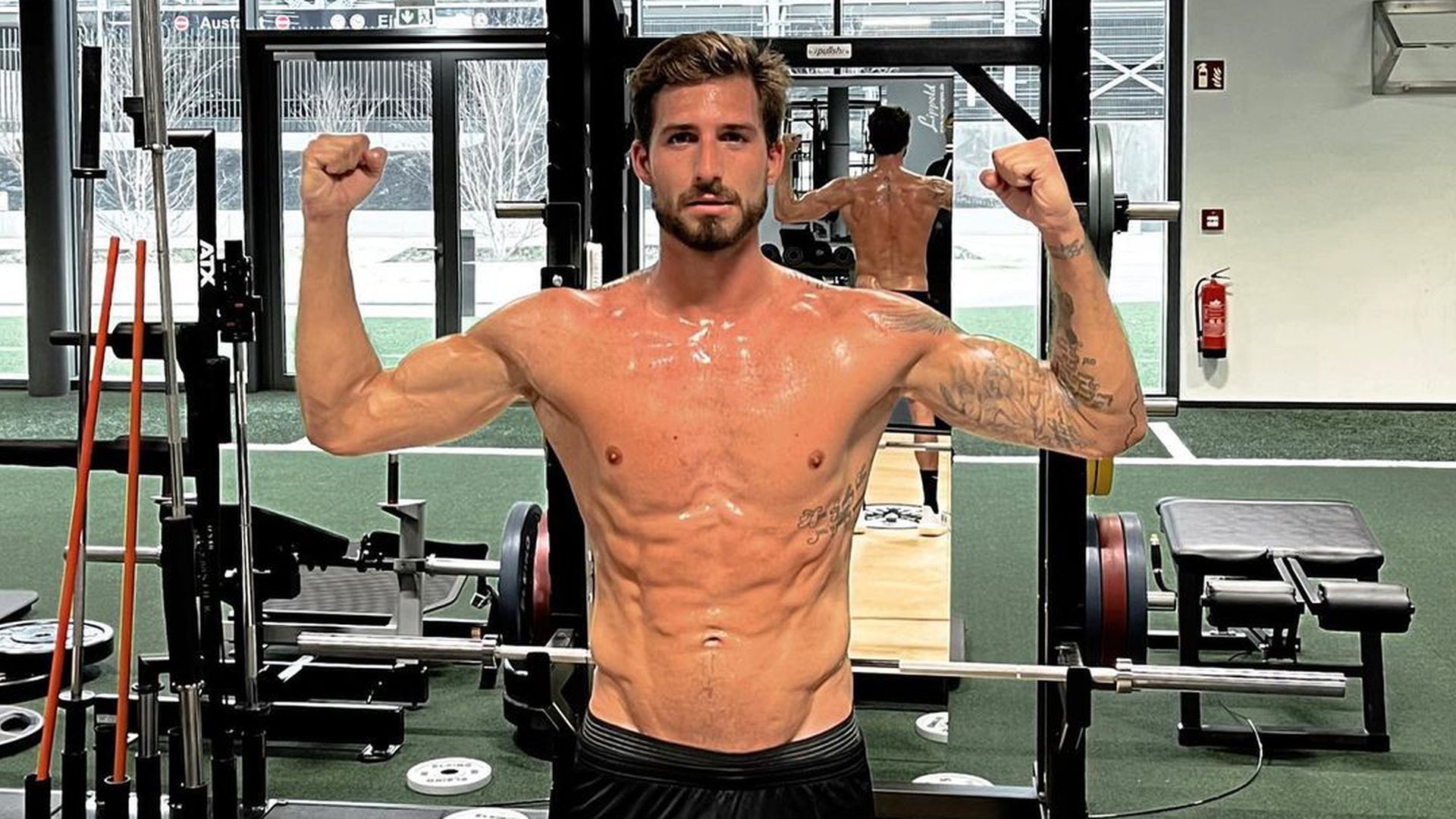Oben ohne: Kevin Trapp teilt heißen Work-out-Schnappschuss