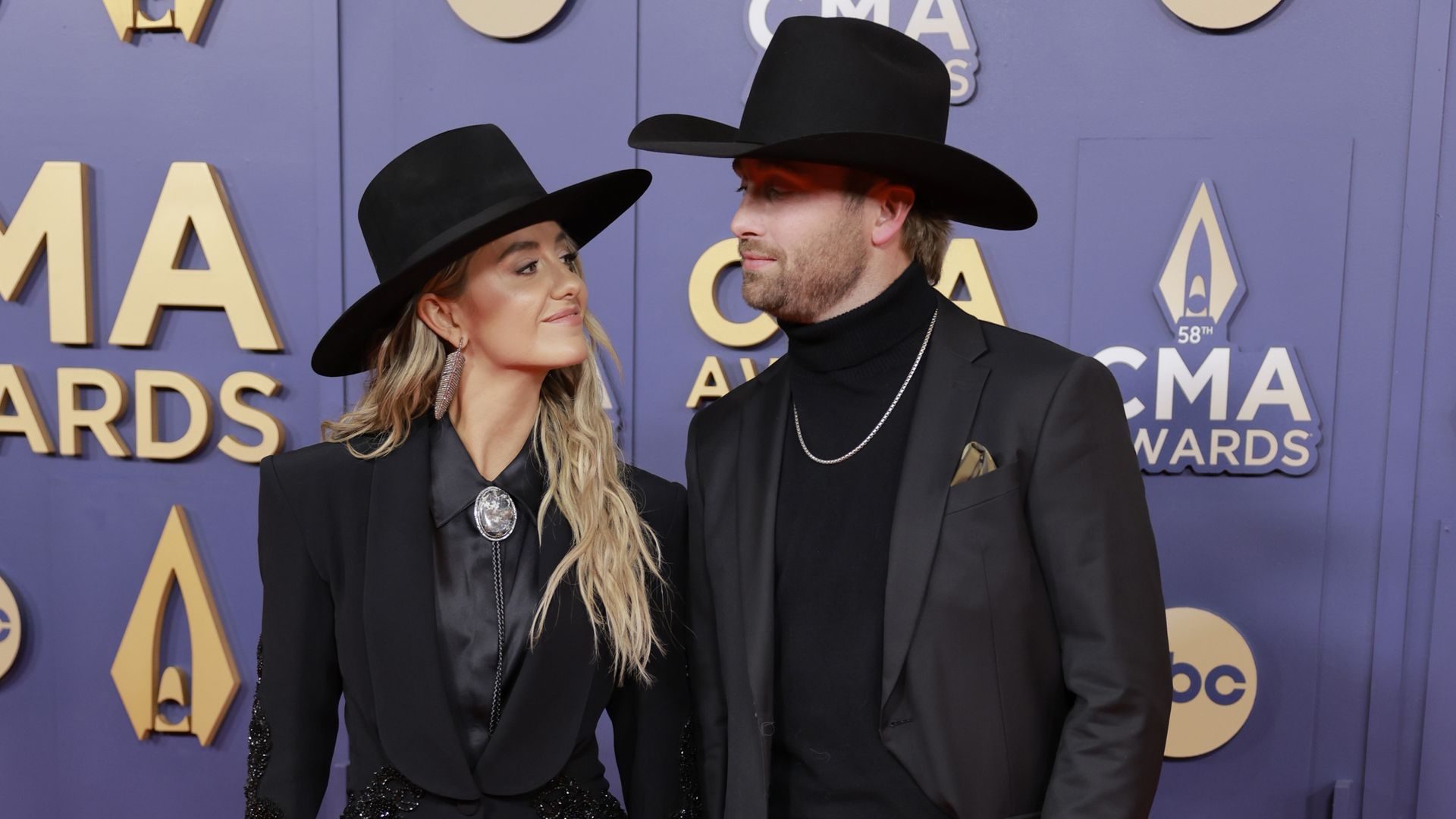 Lainey Wilson log ihren Verlobten Devlin beim ersten Date an