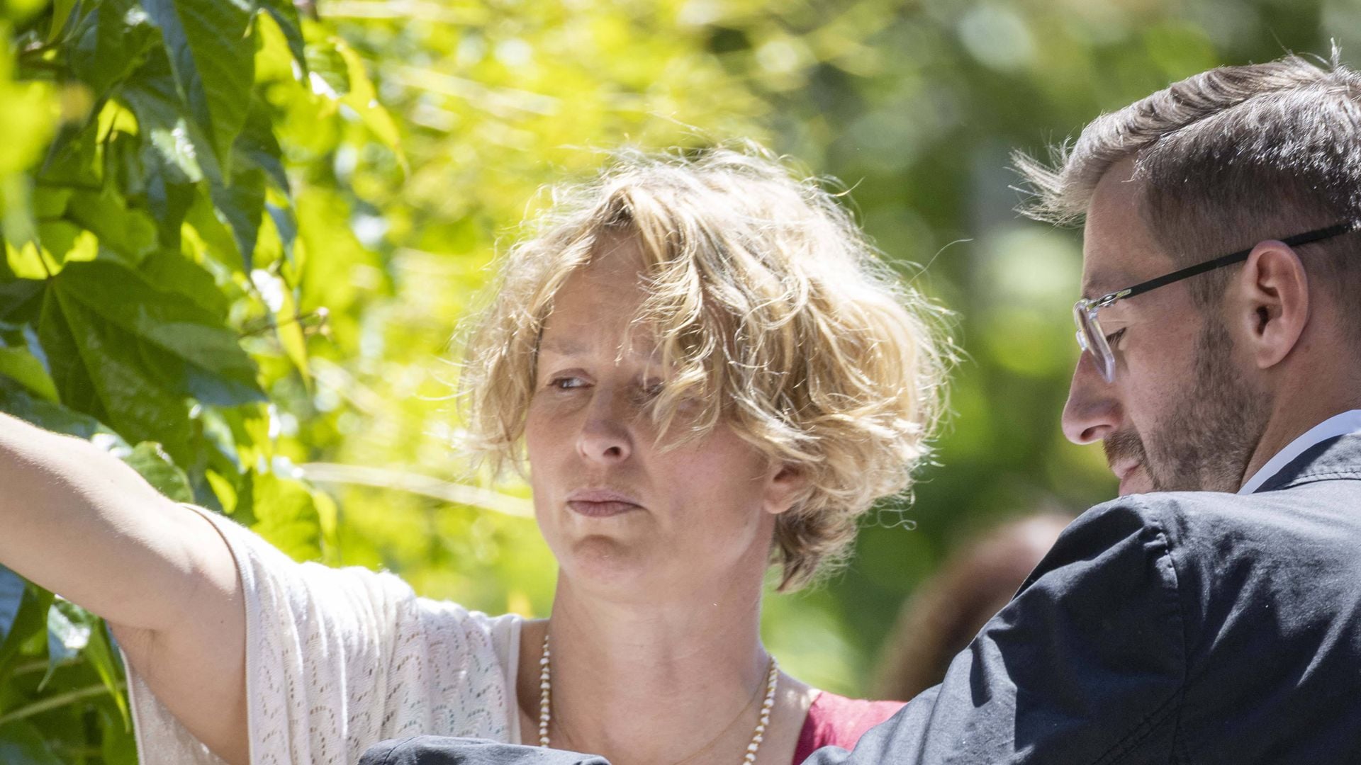 Bunter Sarg: Lara Joy Körners Sohn Remo (†19) wurde beerdigt