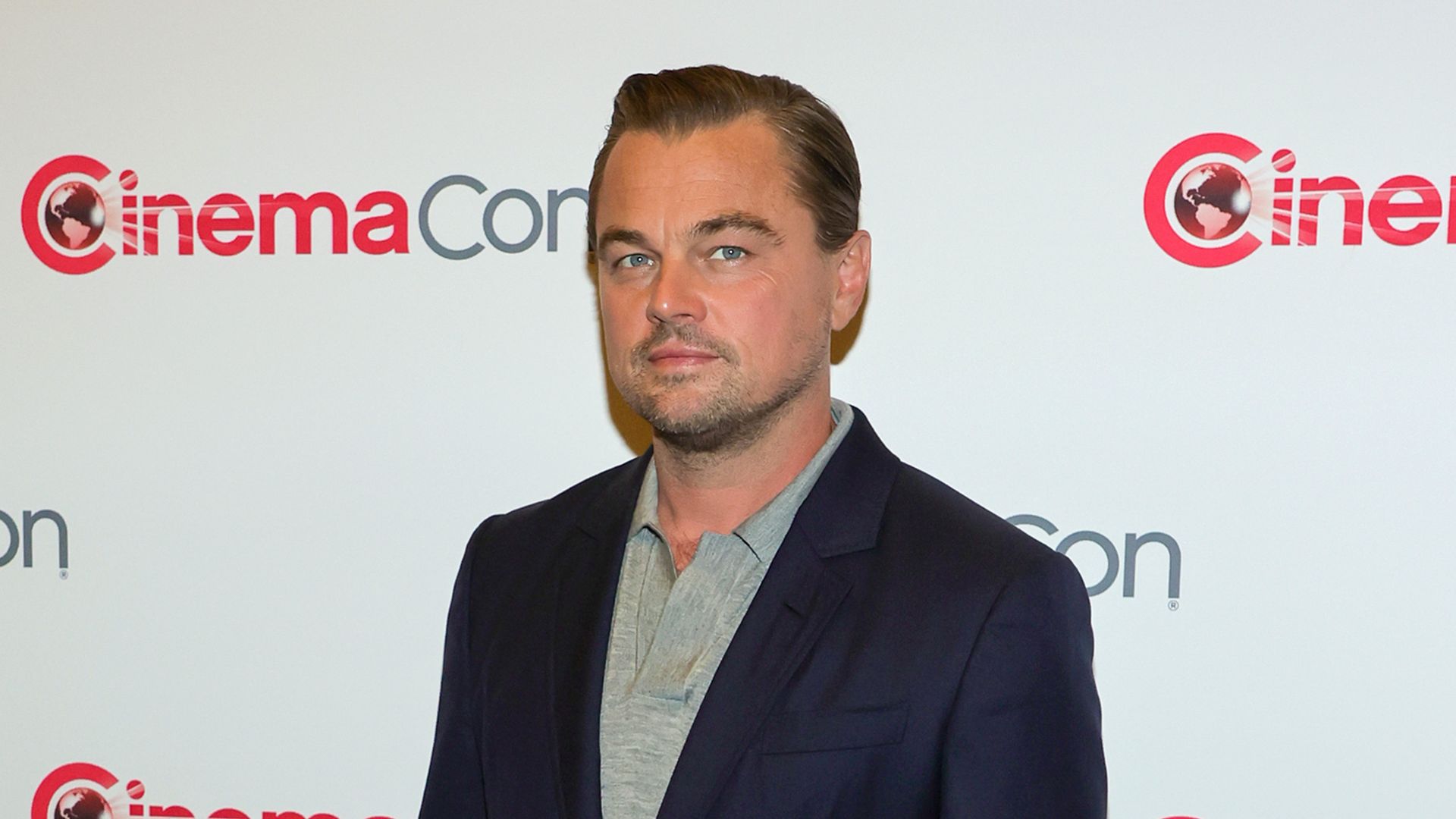 Fast ertrunken: Ein Fan schwamm zu Leonardo DiCaprios Jacht!