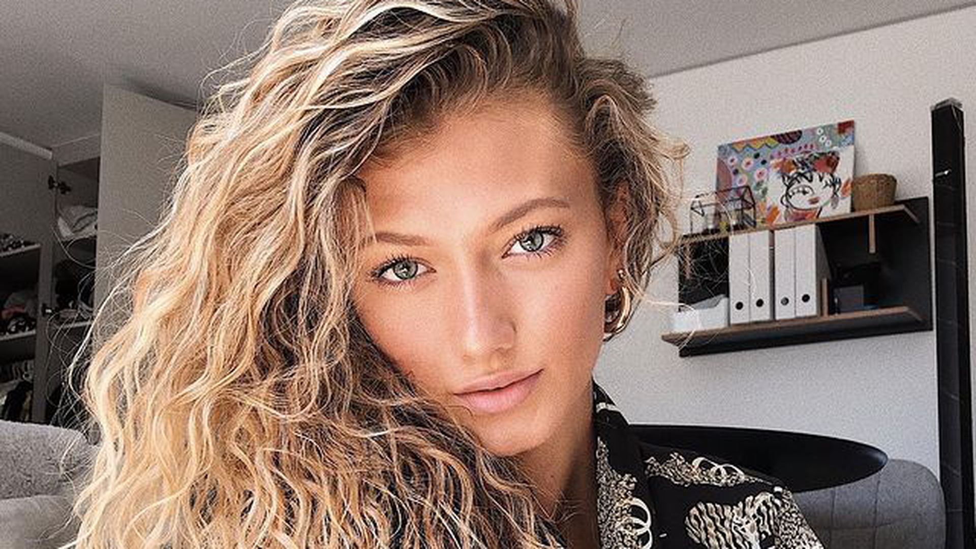 Feature mit Capital Bra und Co.: Leony startet voll durch!