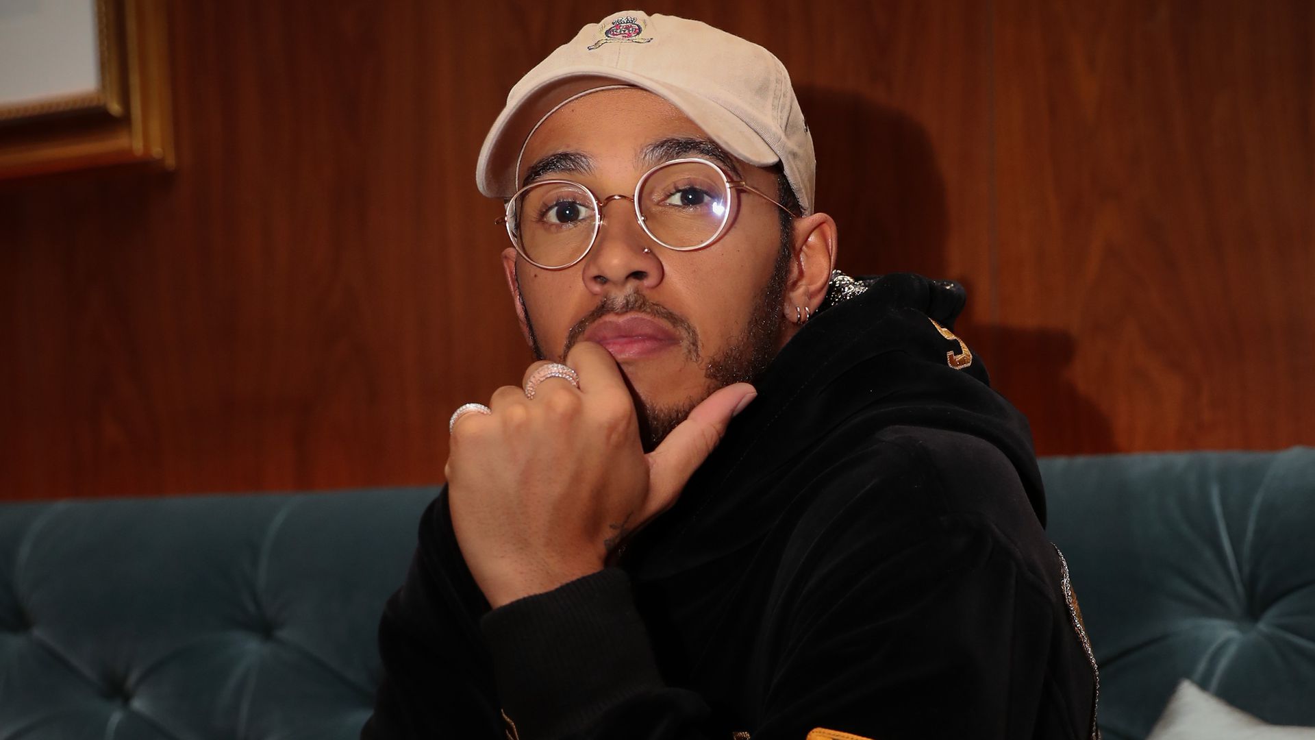 Hat Lewis Hamilton was mit Justin Biebers Ex-Flamme (20)?