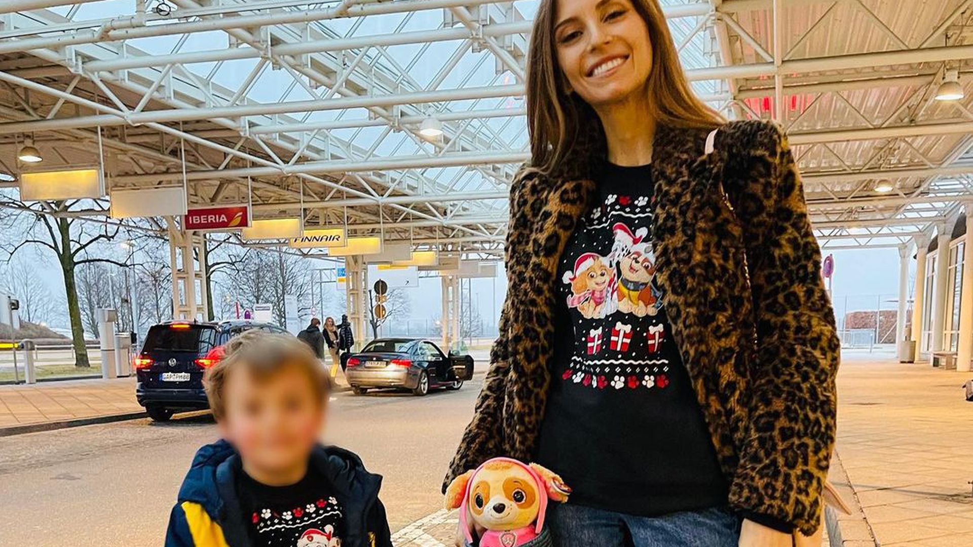 Wie süß! Cathy Hummels und Ludwig im Weihnachts-Partnerlook